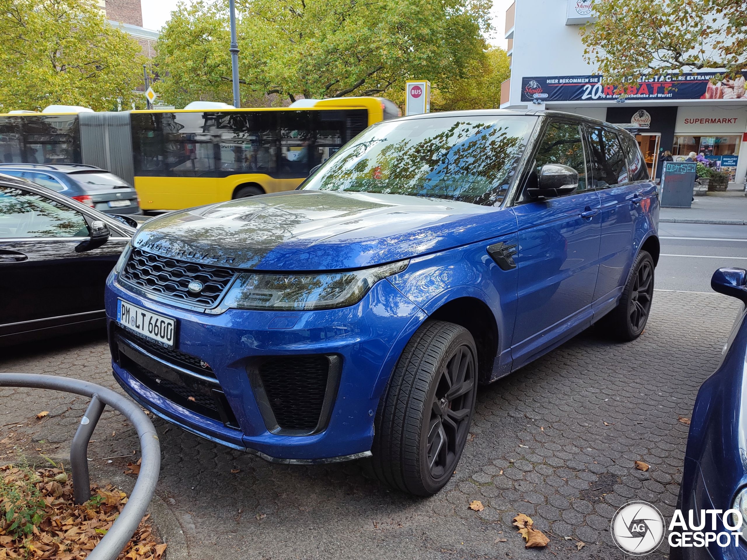 Land Rover Range Rover Sport SVR 2018 Carbon Edition - 22 October 2025 ...