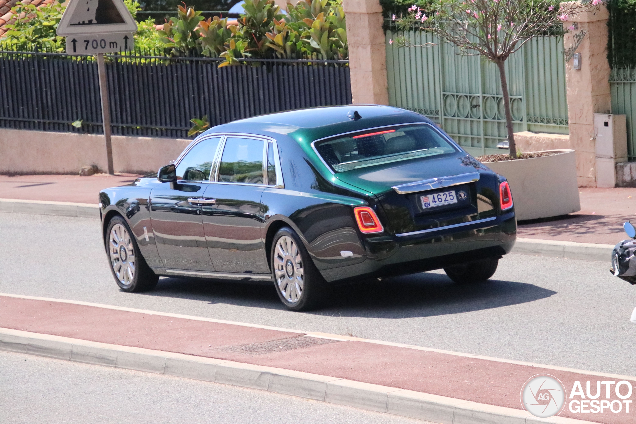 Rolls-Royce Phantom VIII EWB - 25 October 2025 - Autogespot