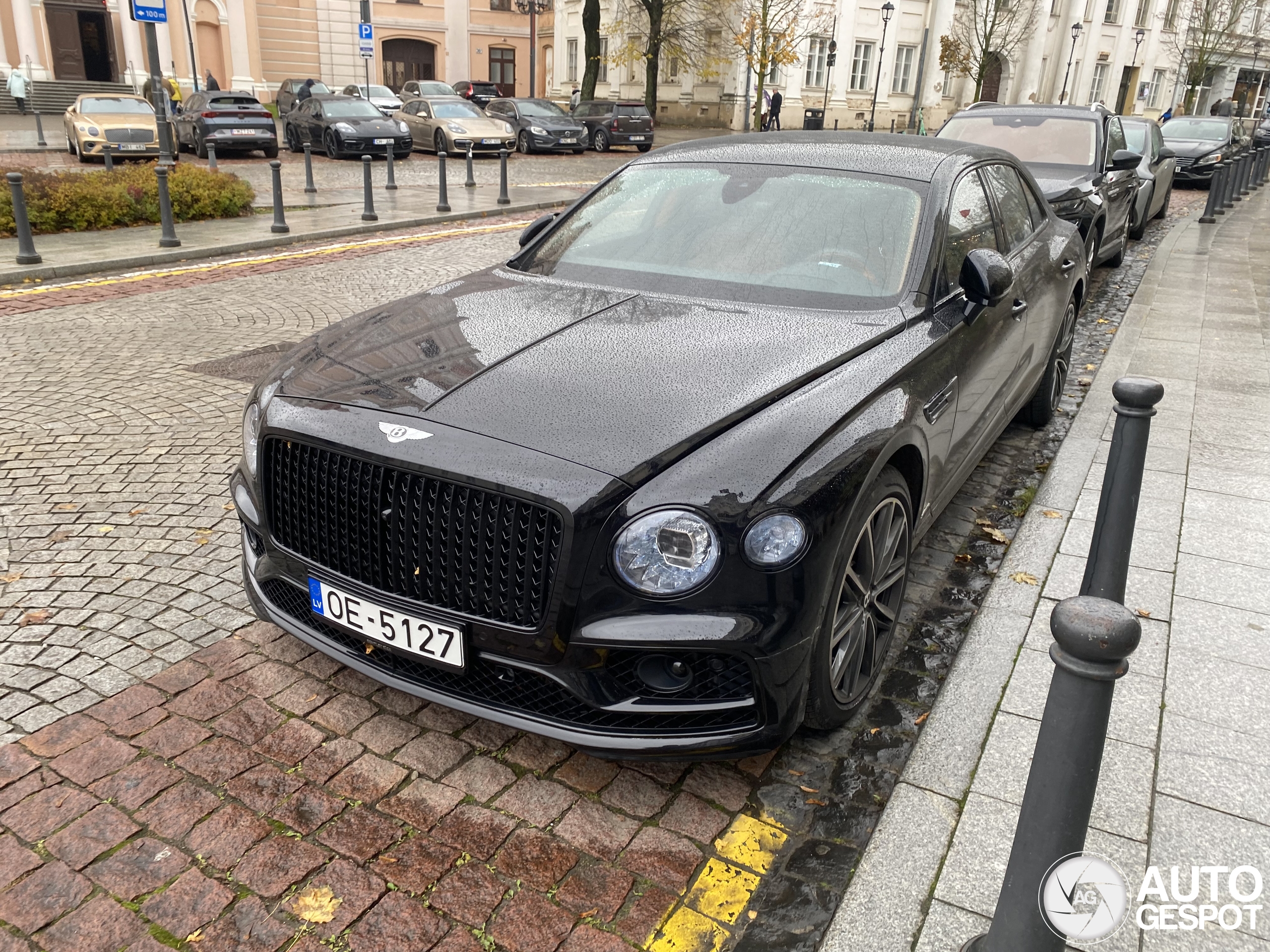 Bentley Flying Spur V8 Azure - 26 October 2025 - Autogespot
