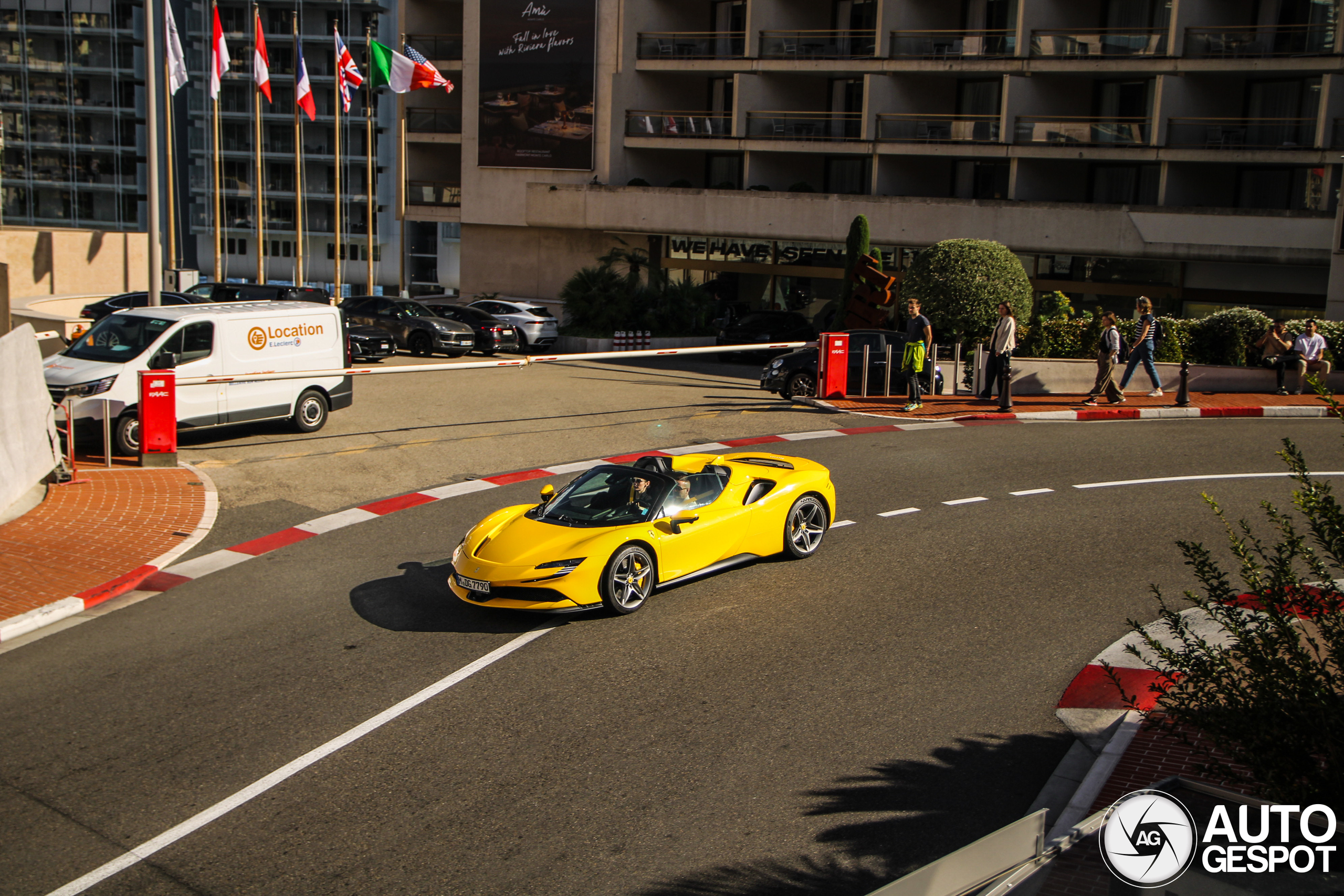 Ferrari SF90 Spider - 28 October 2025 - Autogespot