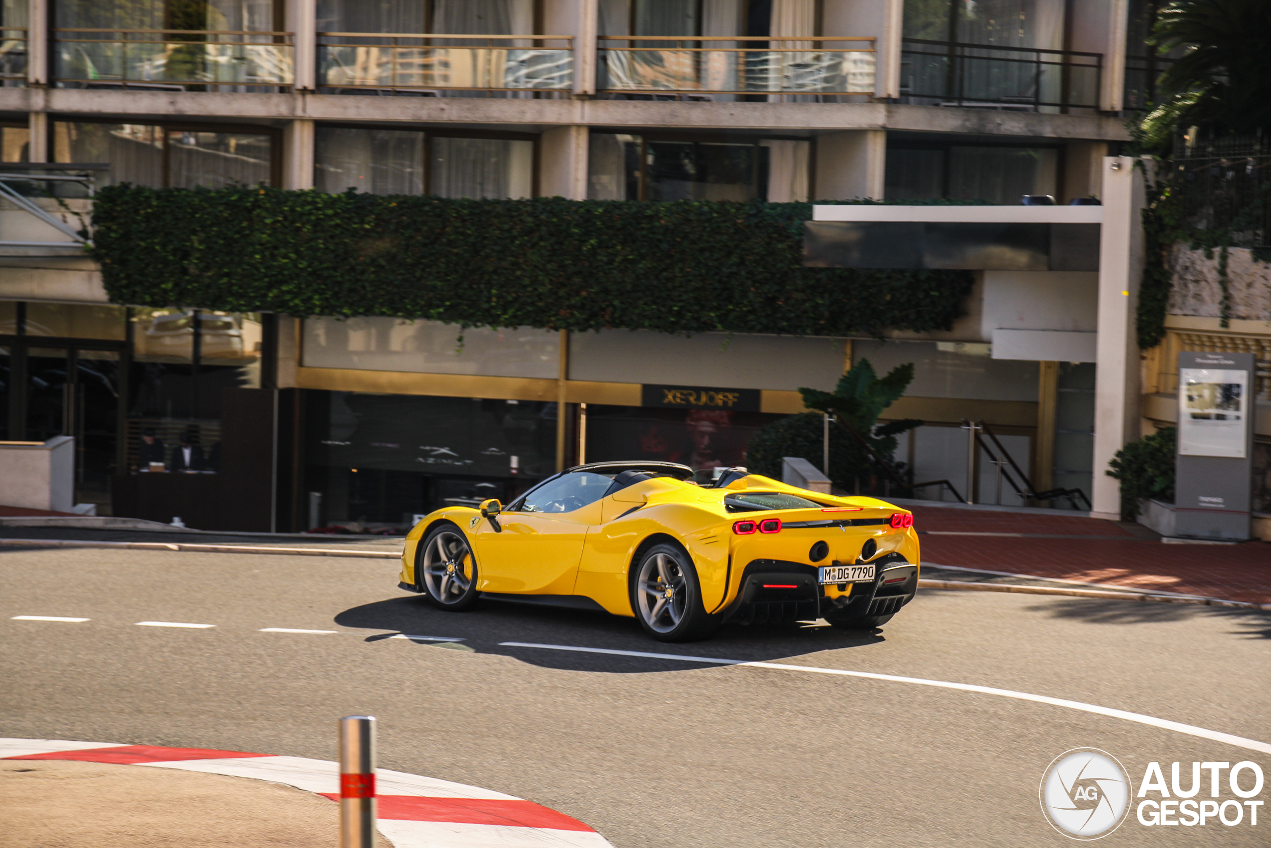 Ferrari SF90 Spider - 28 October 2025 - Autogespot