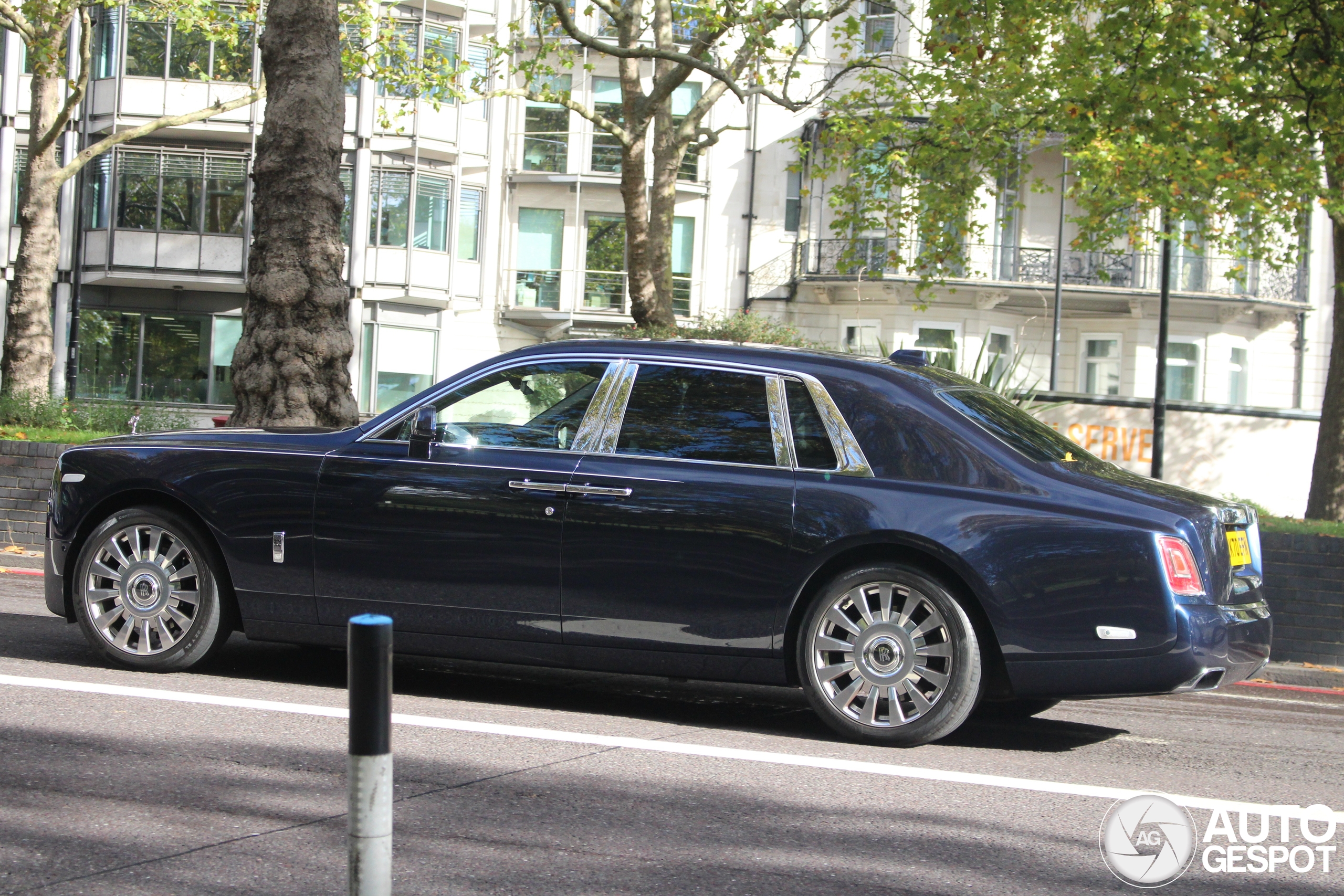 Rolls-Royce Phantom VIII EWB - 28 October 2025 - Autogespot