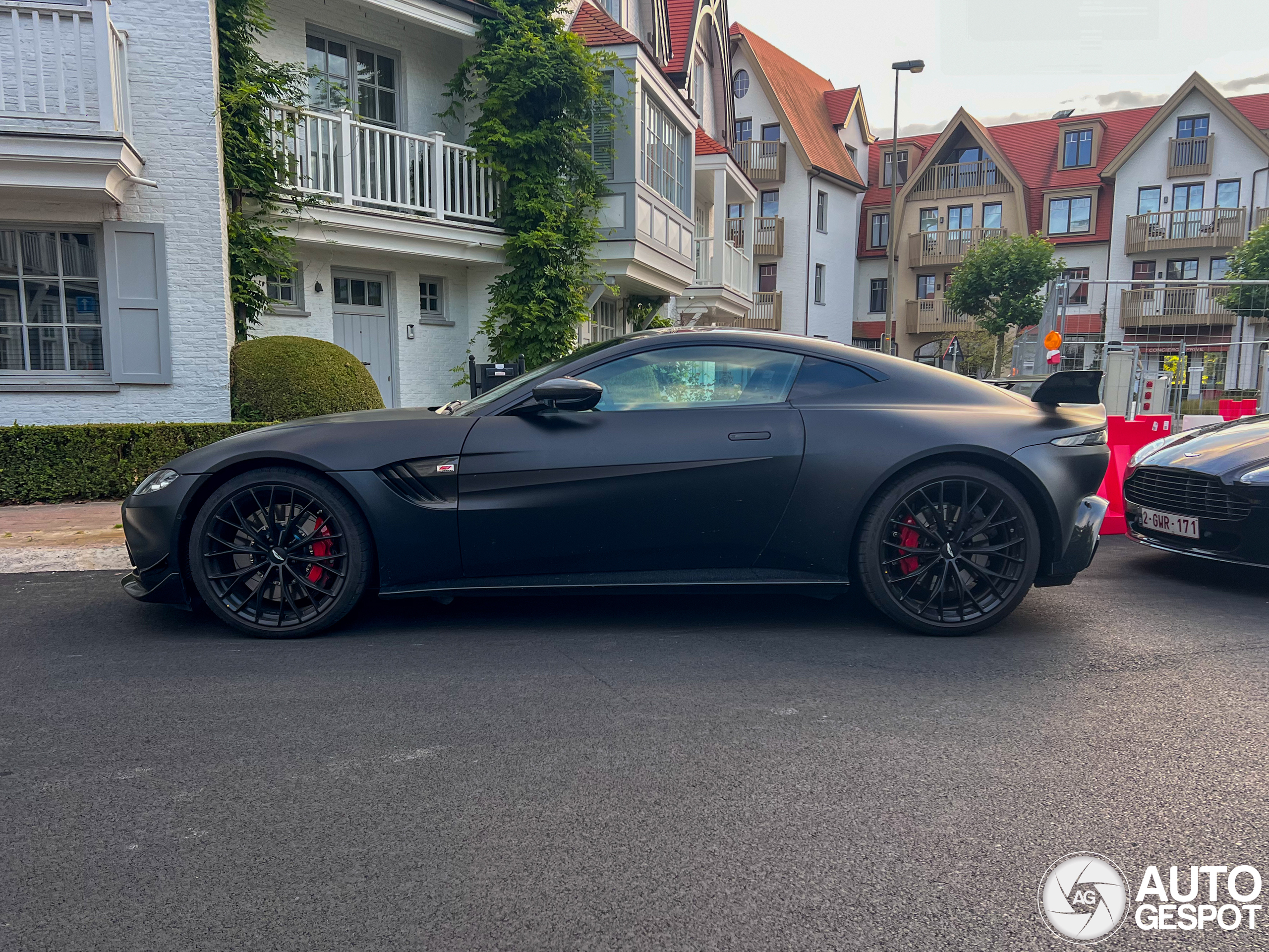 Aston Martin V8 Vantage Formula 1 Edition - 30 October 2025 - Autogespot