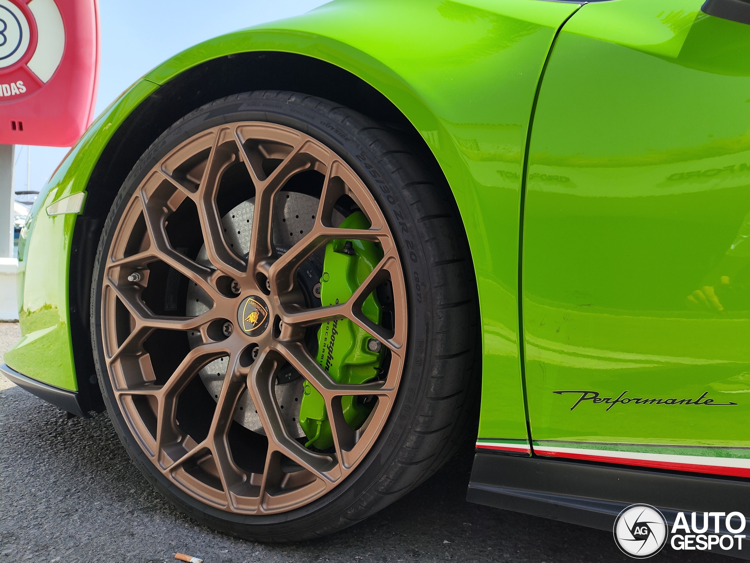 Lamborghini Huracán LP640-4 Performante Spyder - 30 October 2025 ...