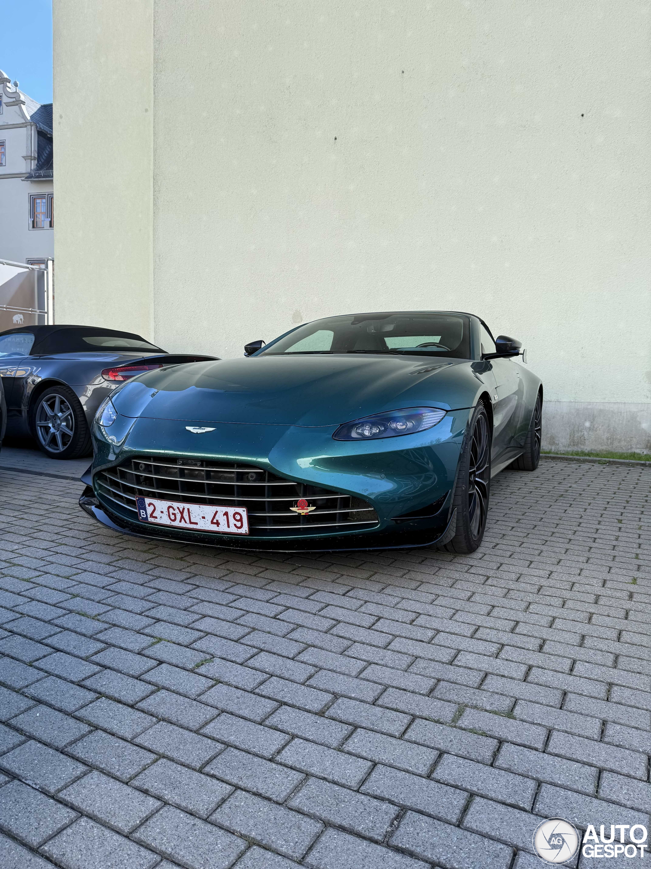 Aston Martin V8 Vantage Formula 1 Edition Roadster - 01 November 2025 ...
