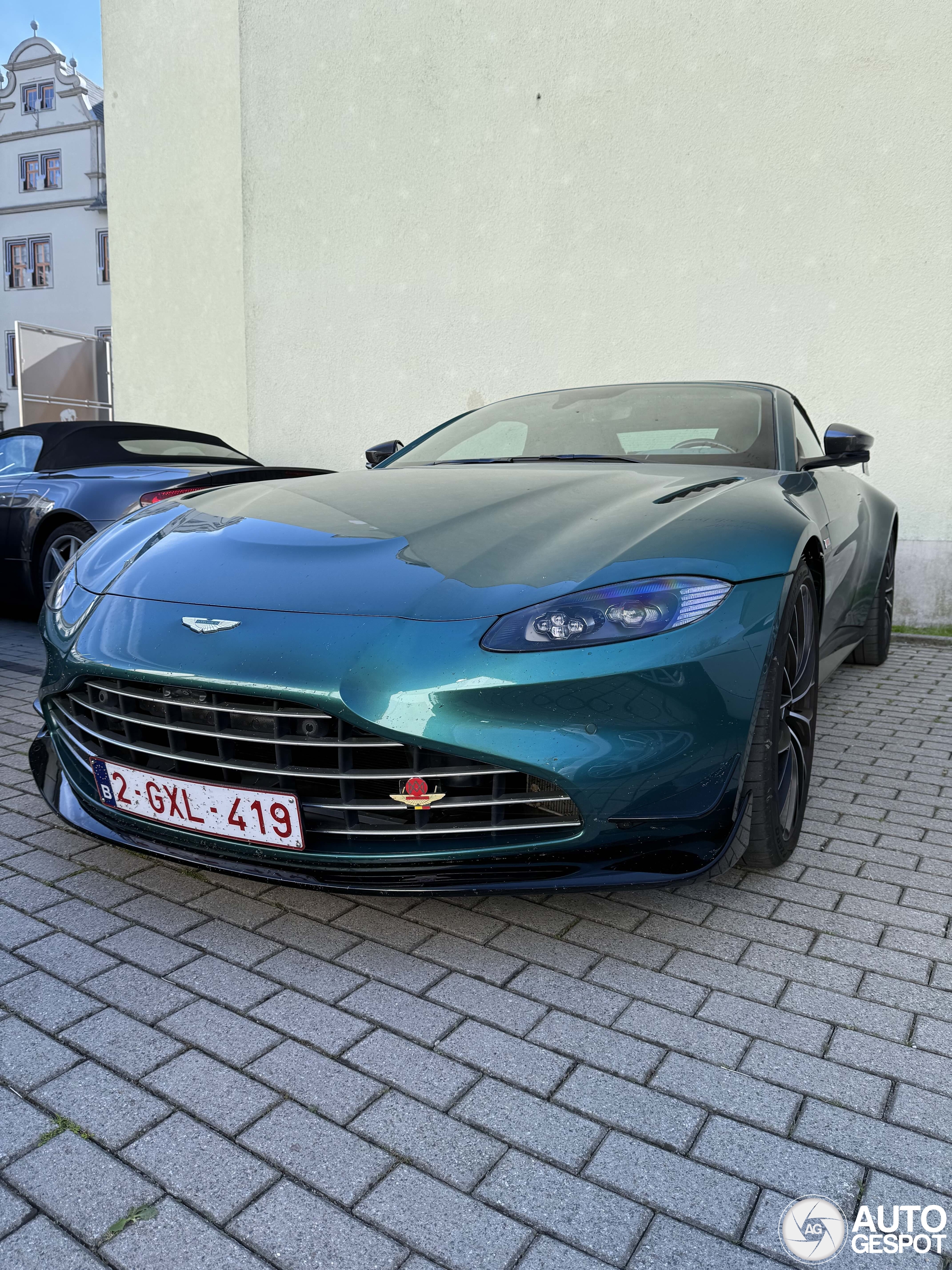 Aston Martin V8 Vantage Formula 1 Edition Roadster - 01 November 2025 ...