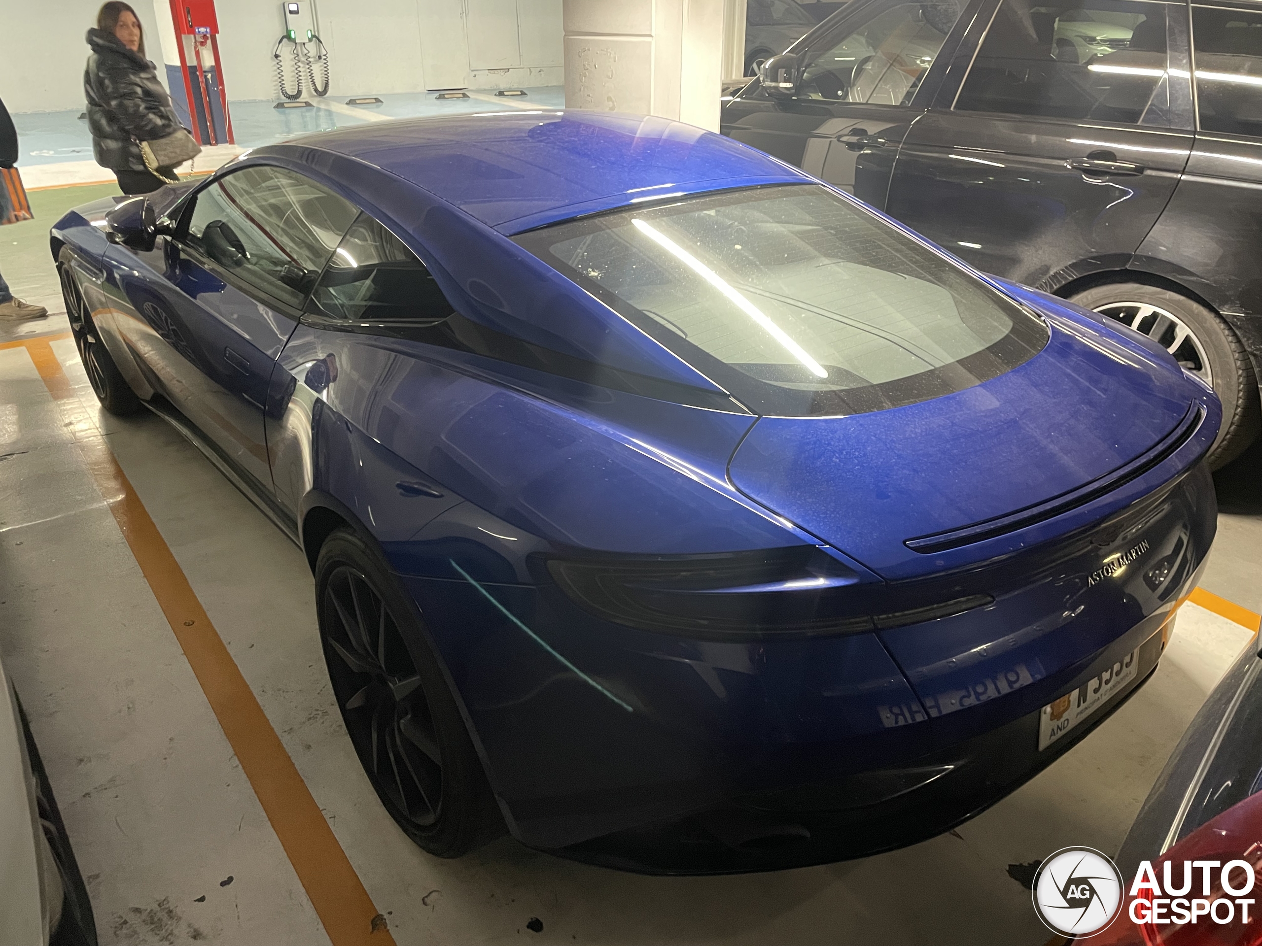 Aston Martin DB11 V8 - 08 November 2025 - Autogespot