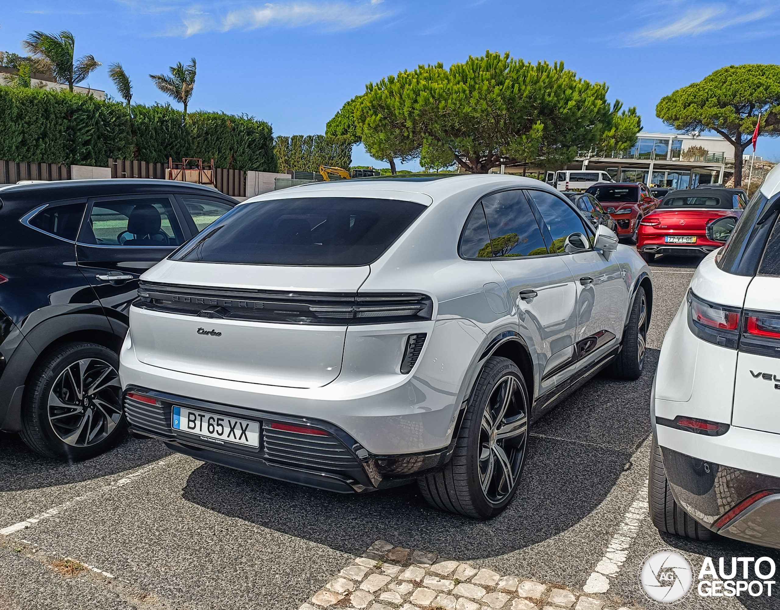 Porsche Macan EV Turbo - 09 November 2025 - Autogespot