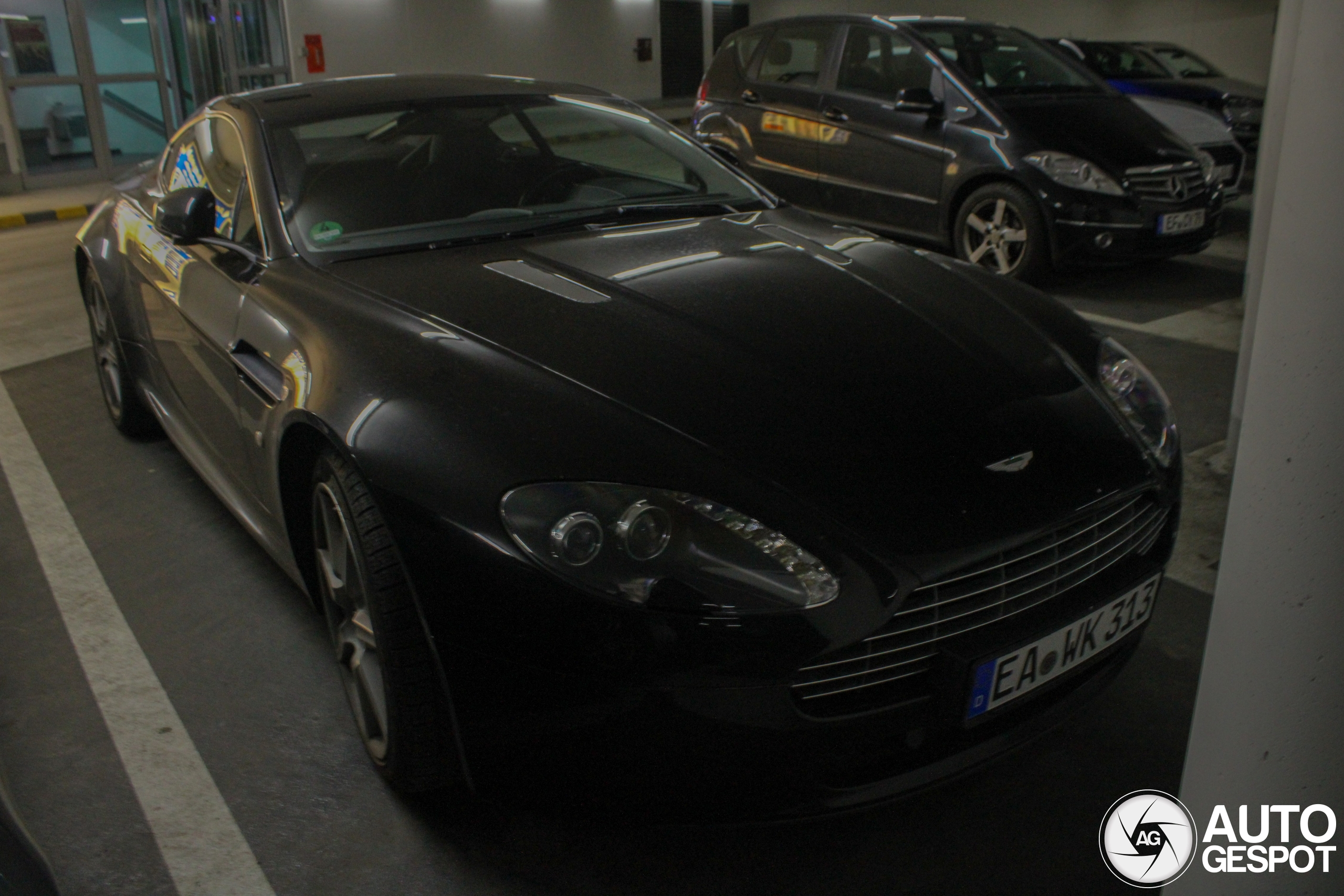 Aston Martin V8 Vantage - 10 November 2025 - Autogespot