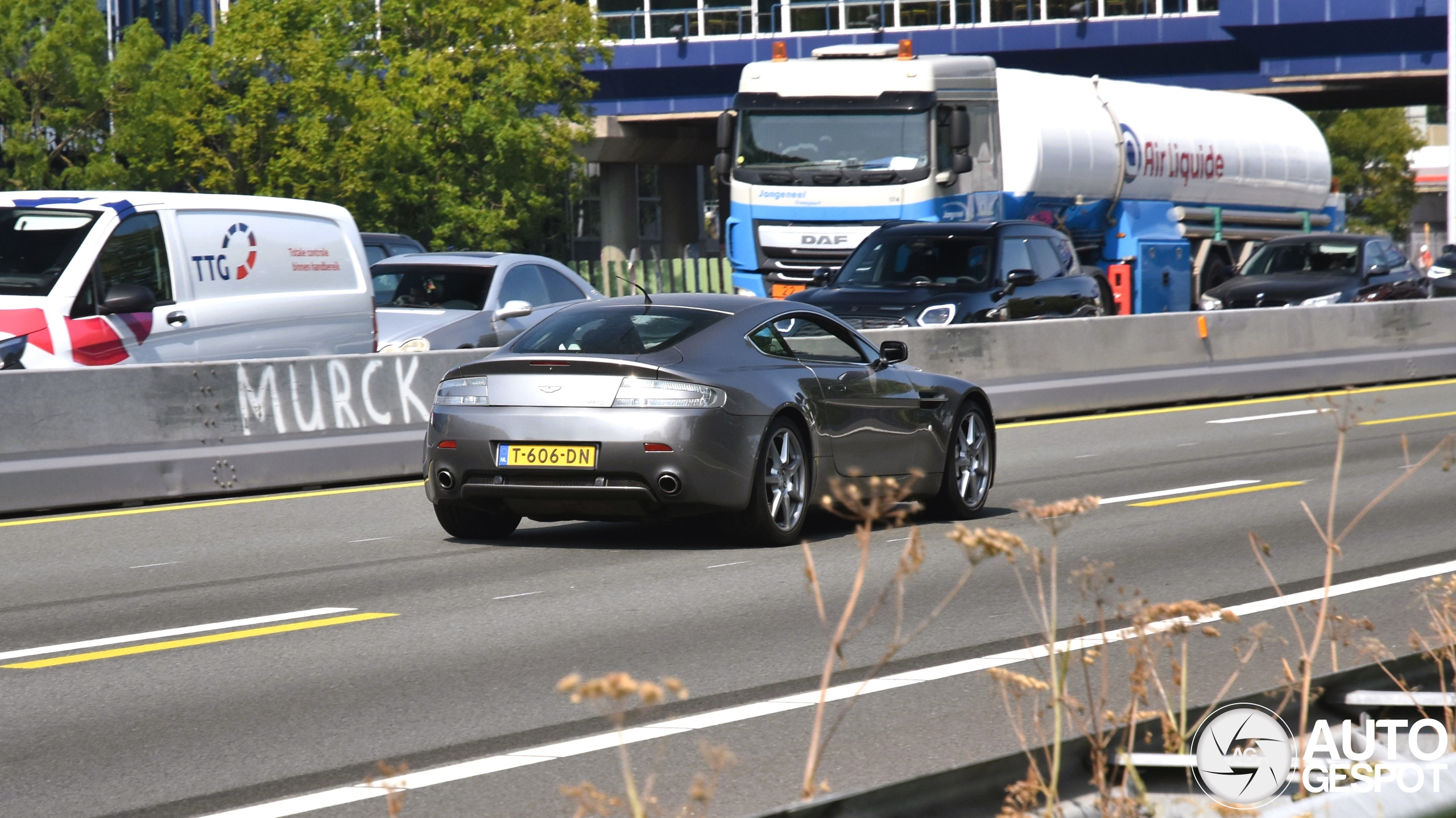 Aston Martin V8 Vantage - 11 November 2025 - Autogespot