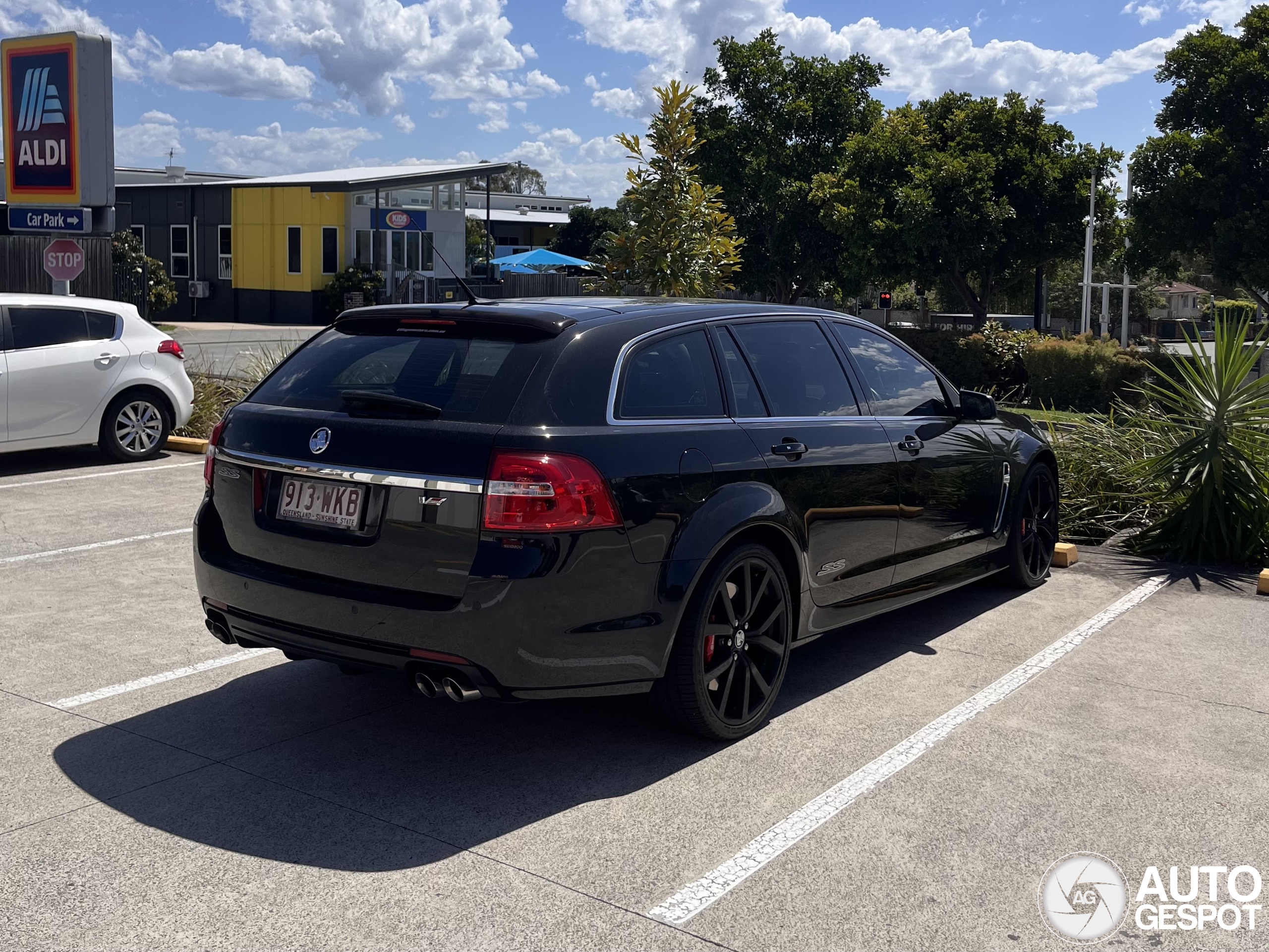 Holden VF Series II Commodore SS V Sportwagon - 12 November 2025 ...