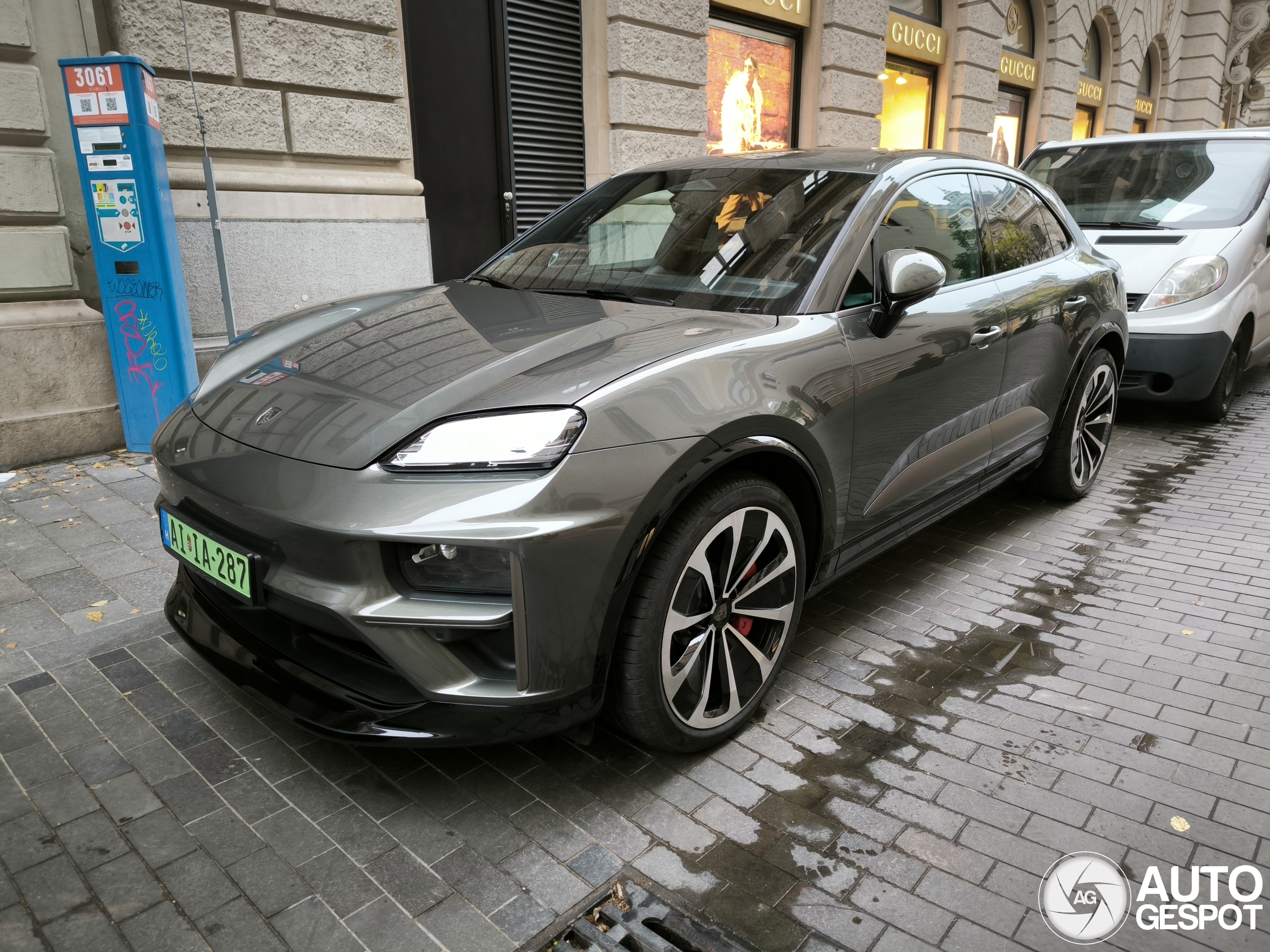 Porsche Macan EV Turbo - 12 November 2025 - Autogespot