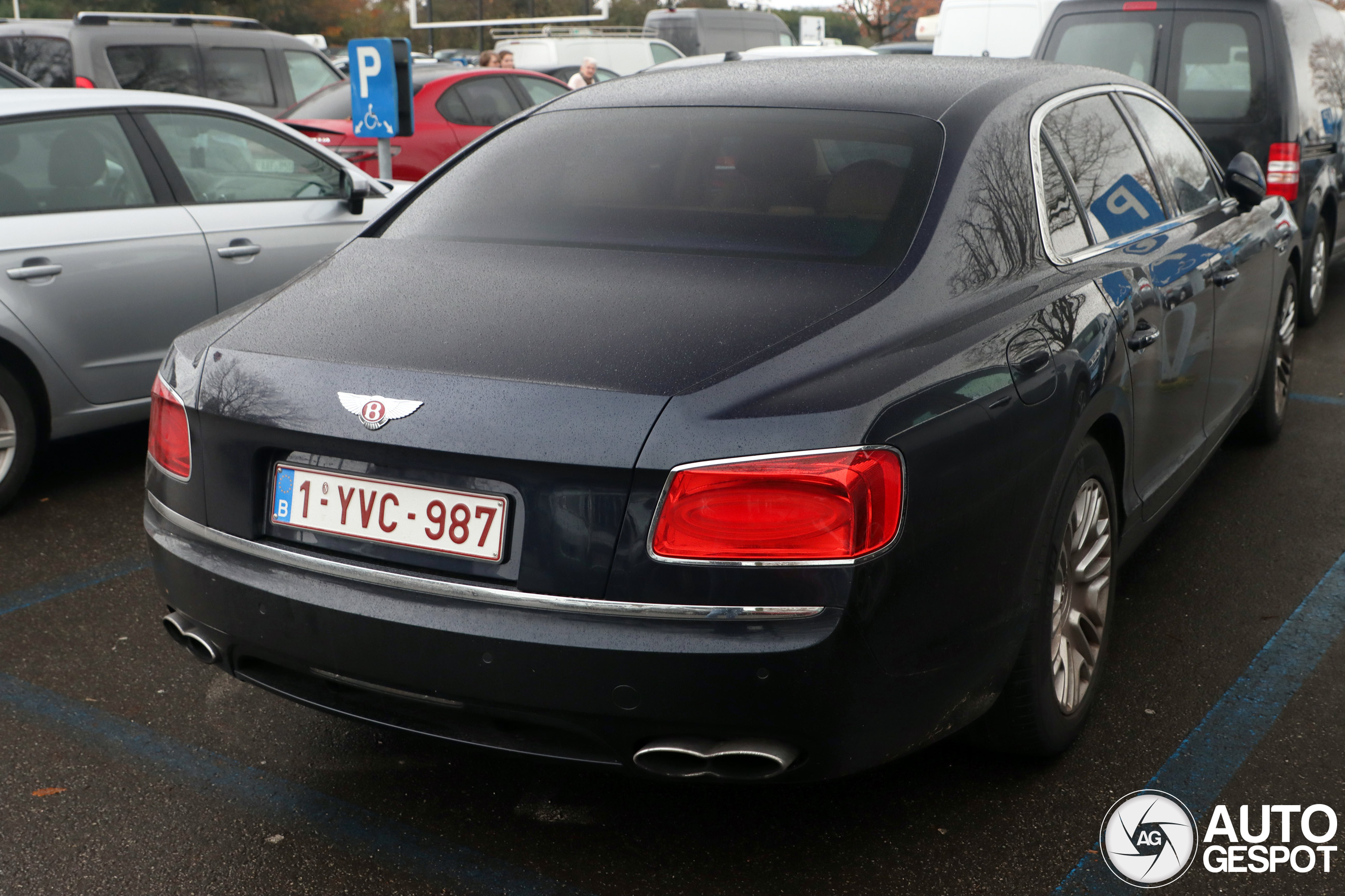Bentley Flying Spur V8 - 15 November 2025 - Autogespot