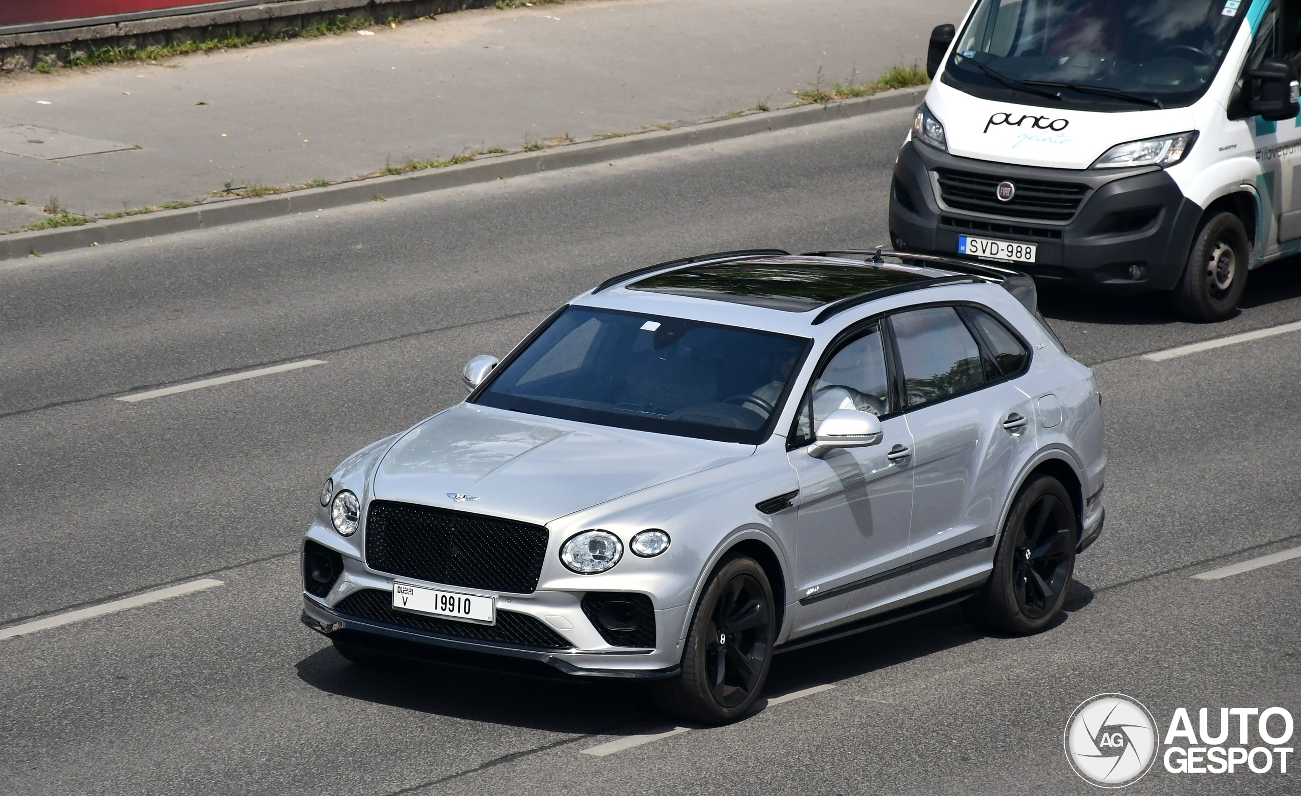 Bentley Bentayga Hybrid 2021 First Edition - 16 November 2025 - Autogespot