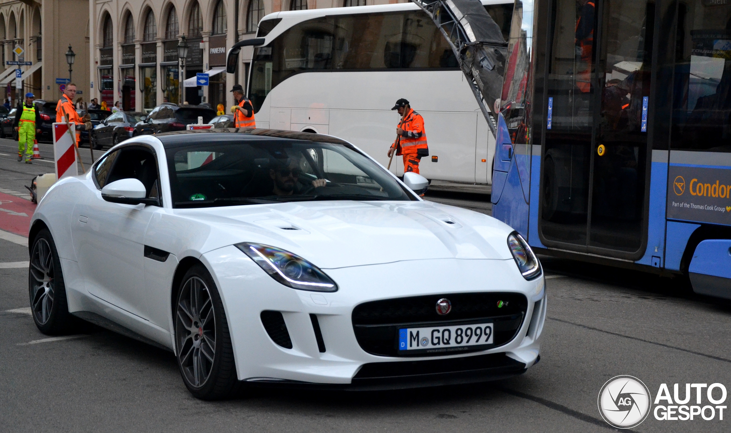 Jaguar F-TYPE R AWD Coupé - 16 November 2025 - Autogespot