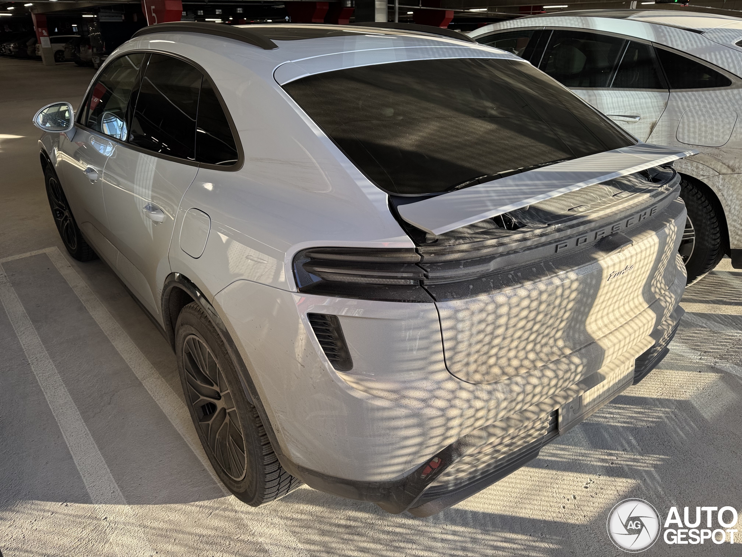 Porsche Macan EV Turbo - 20 November 2025 - Autogespot