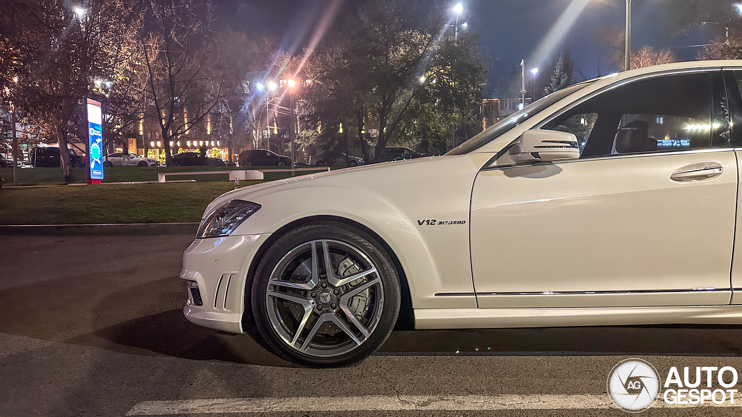 Mercedes-Benz S 65 AMG V221 2010 - 22 November 2025 - Autogespot