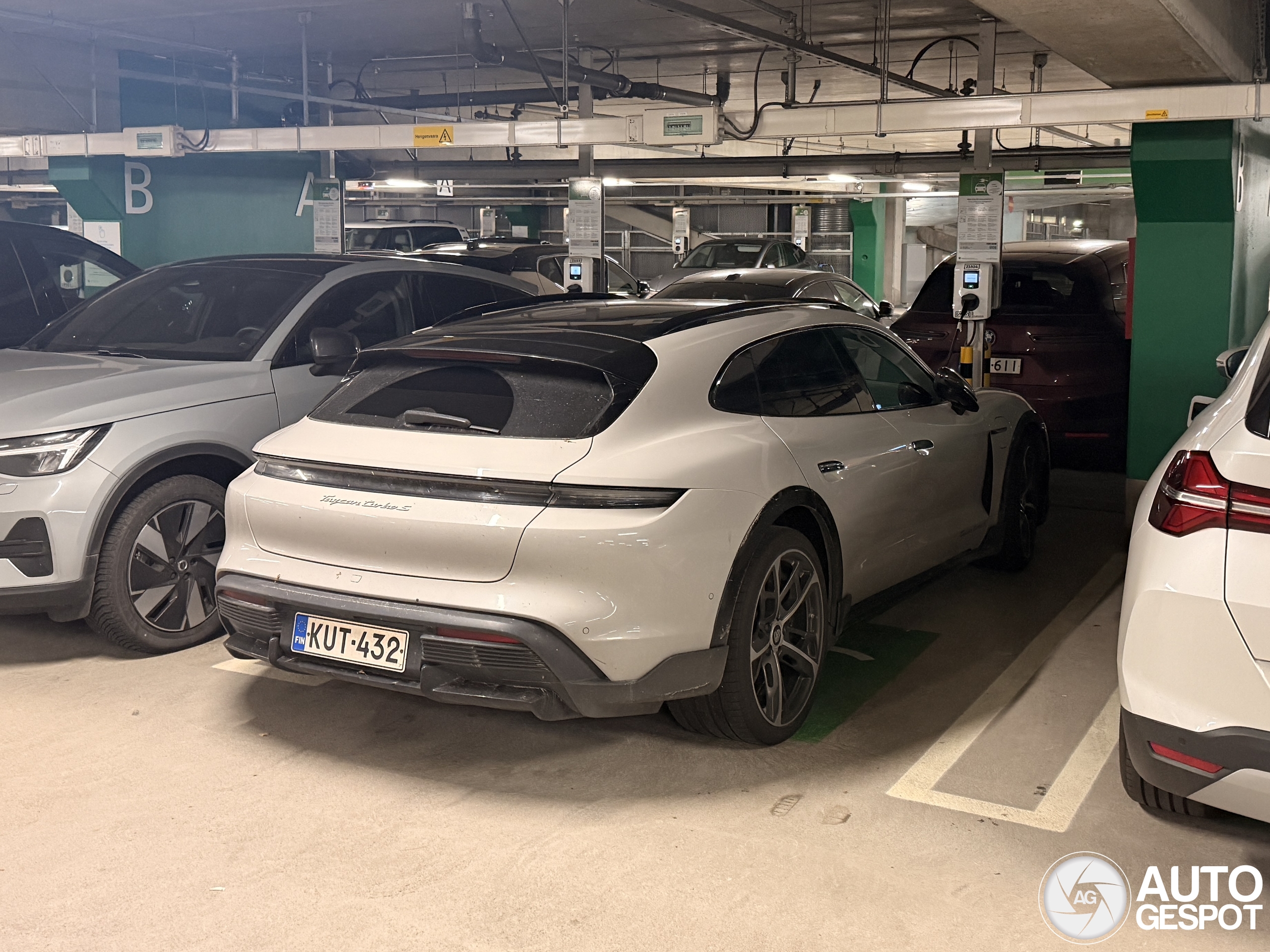 Porsche Taycan Turbo S Cross Turismo - 24 November 2025 - Autogespot