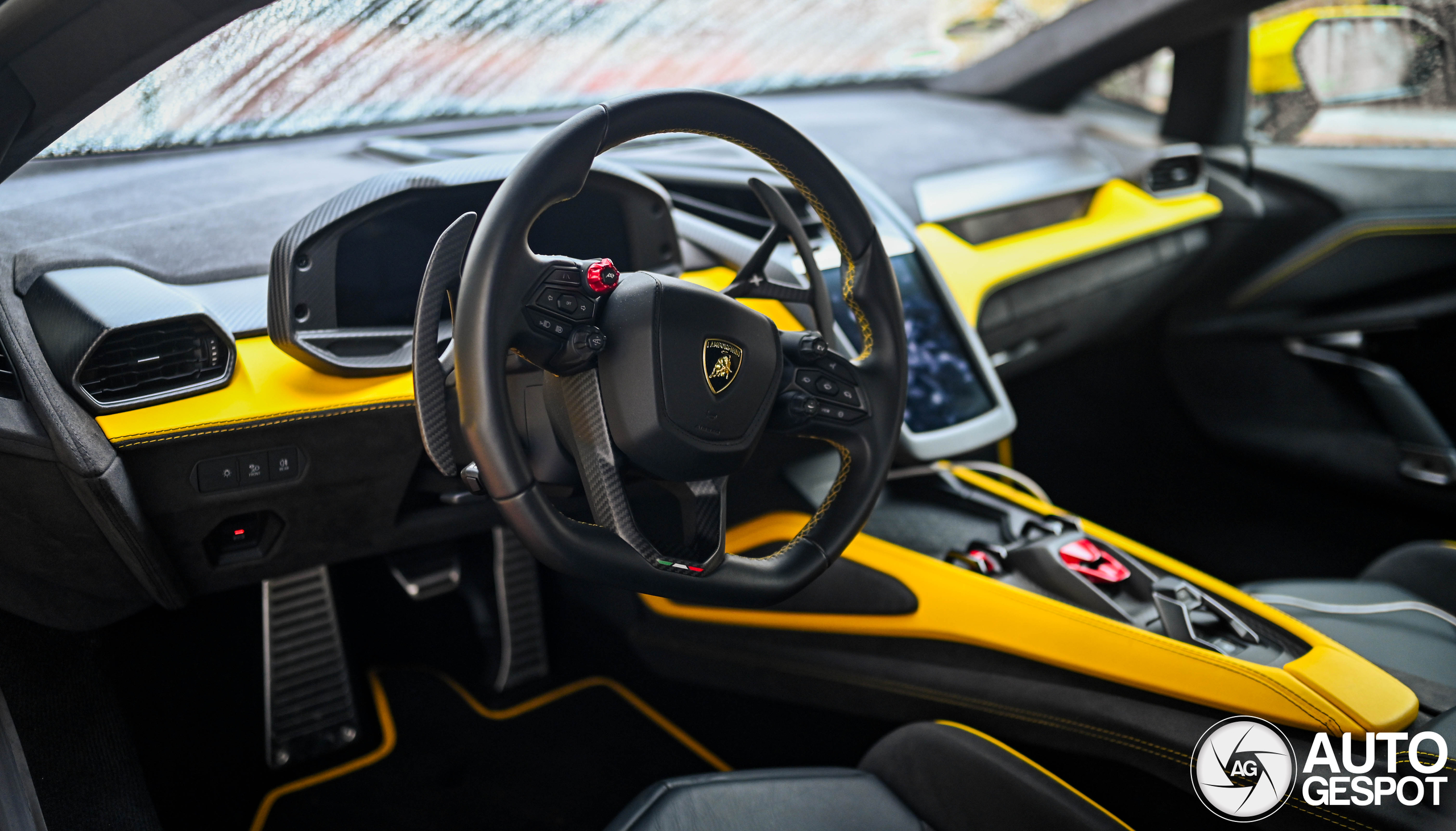Lamborghini Revuelto - 25 November 2025 - Autogespot