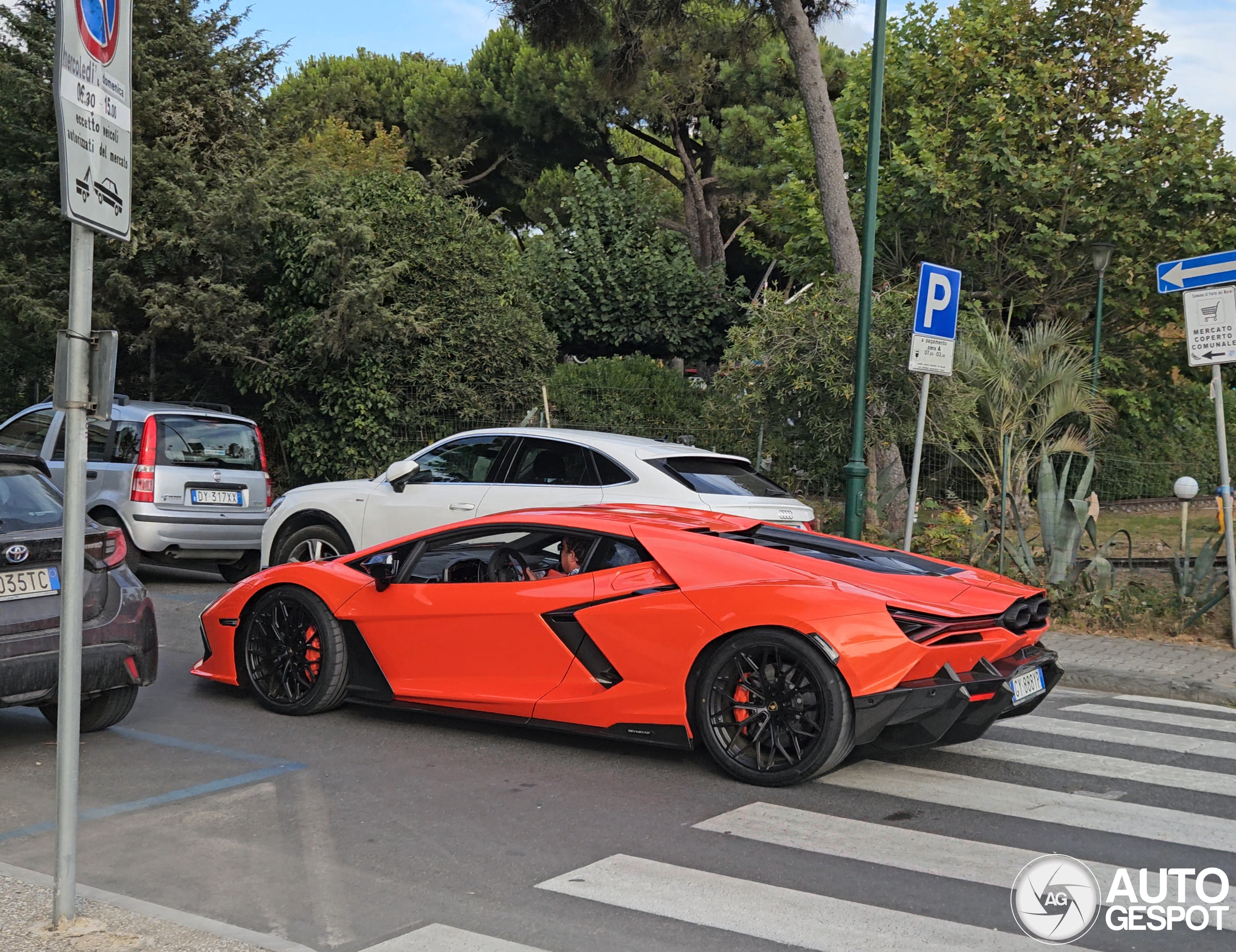Lamborghini Revuelto - 25 November 2025 - Autogespot