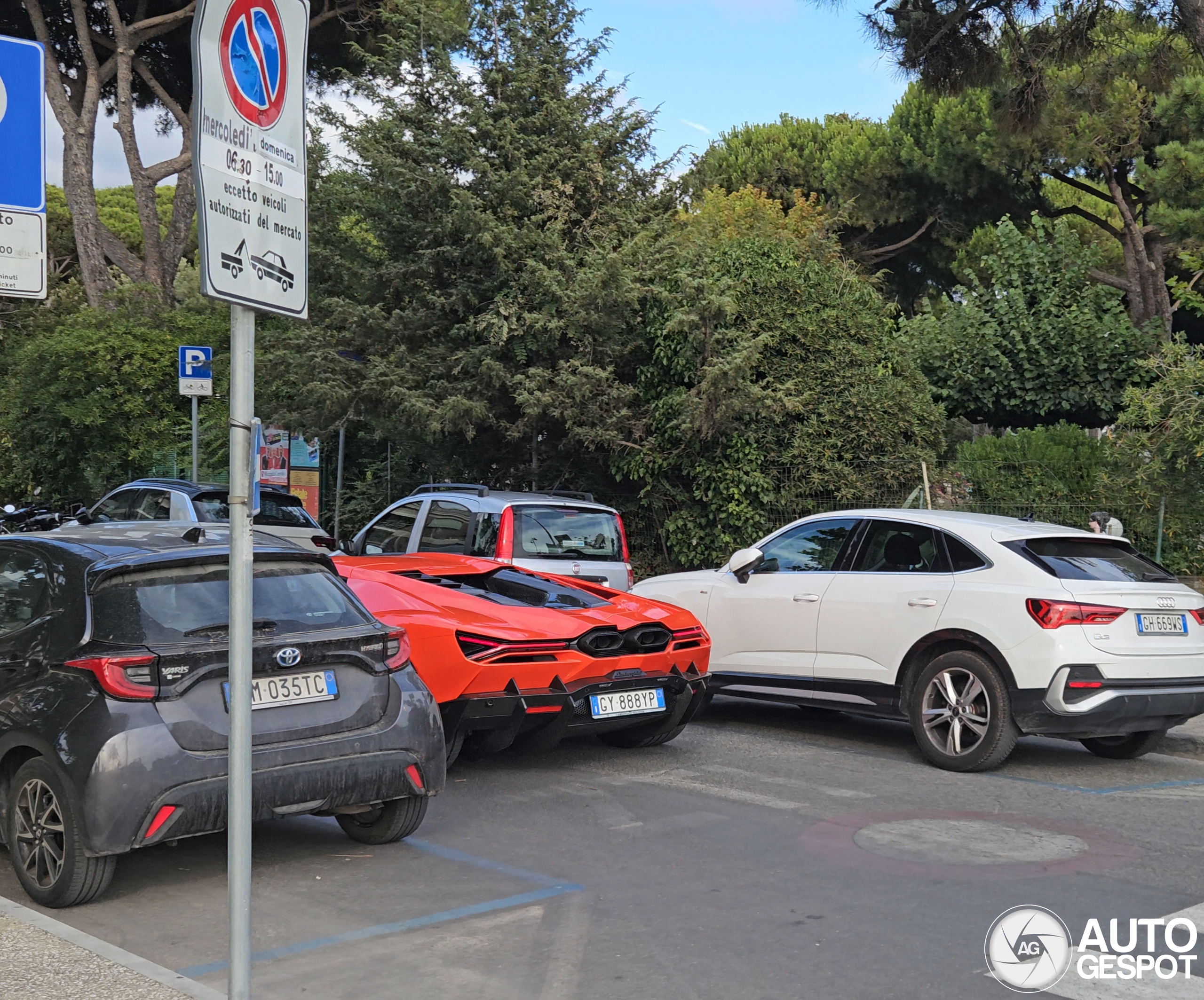 Lamborghini Revuelto - 25 November 2025 - Autogespot