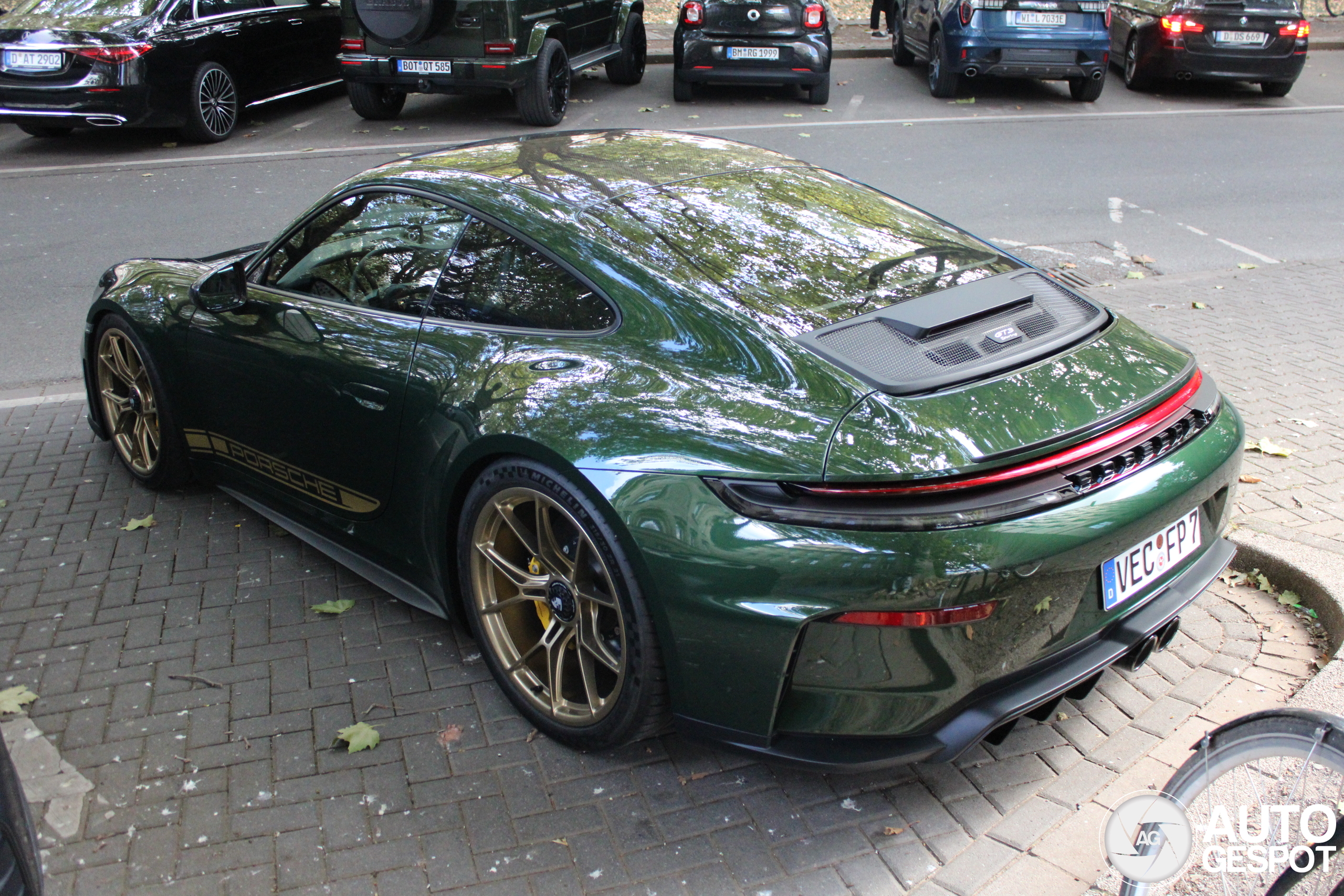 Porsche 992 GT3 Touring MkII - 25 November 2025 - Autogespot
