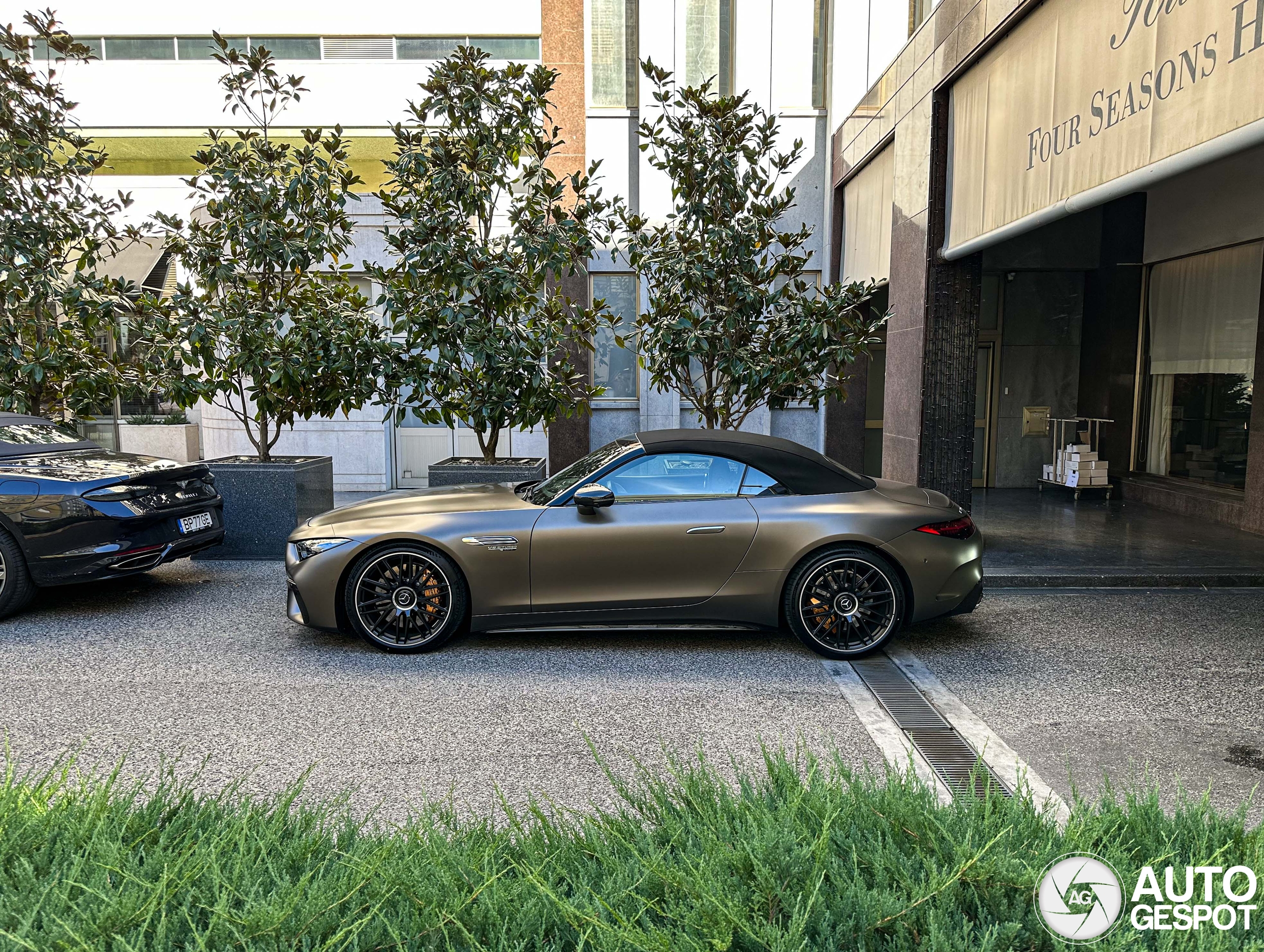 Mercedes-AMG SL 63 R232 - 26 November 2025 - Autogespot