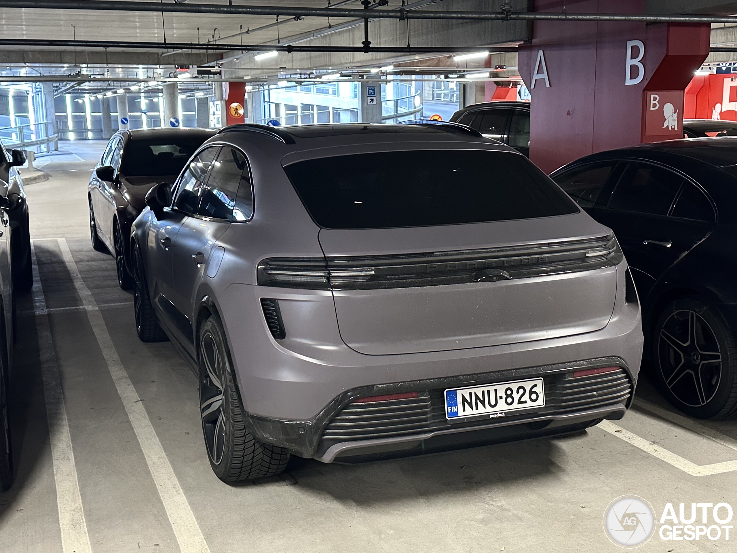 Porsche Macan EV Turbo - 30 November 2025 - Autogespot
