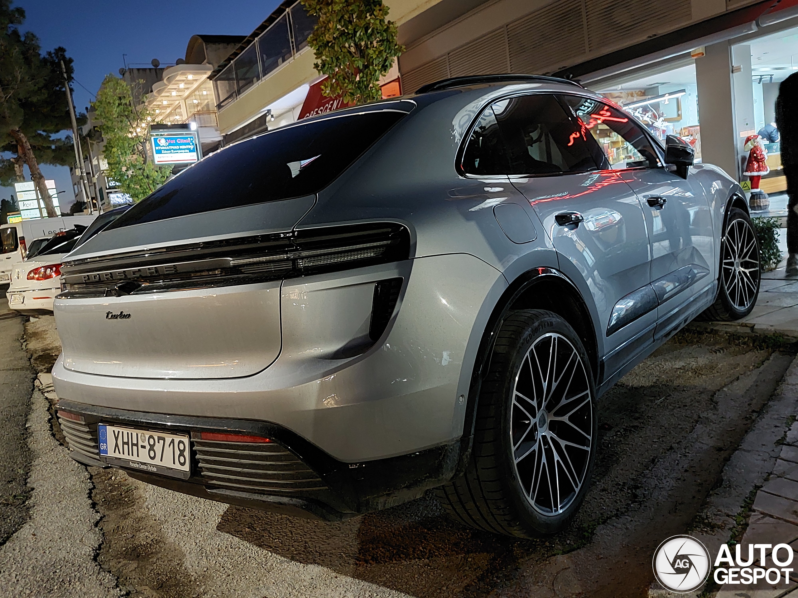 Porsche Macan EV Turbo - 30 November 2025 - Autogespot