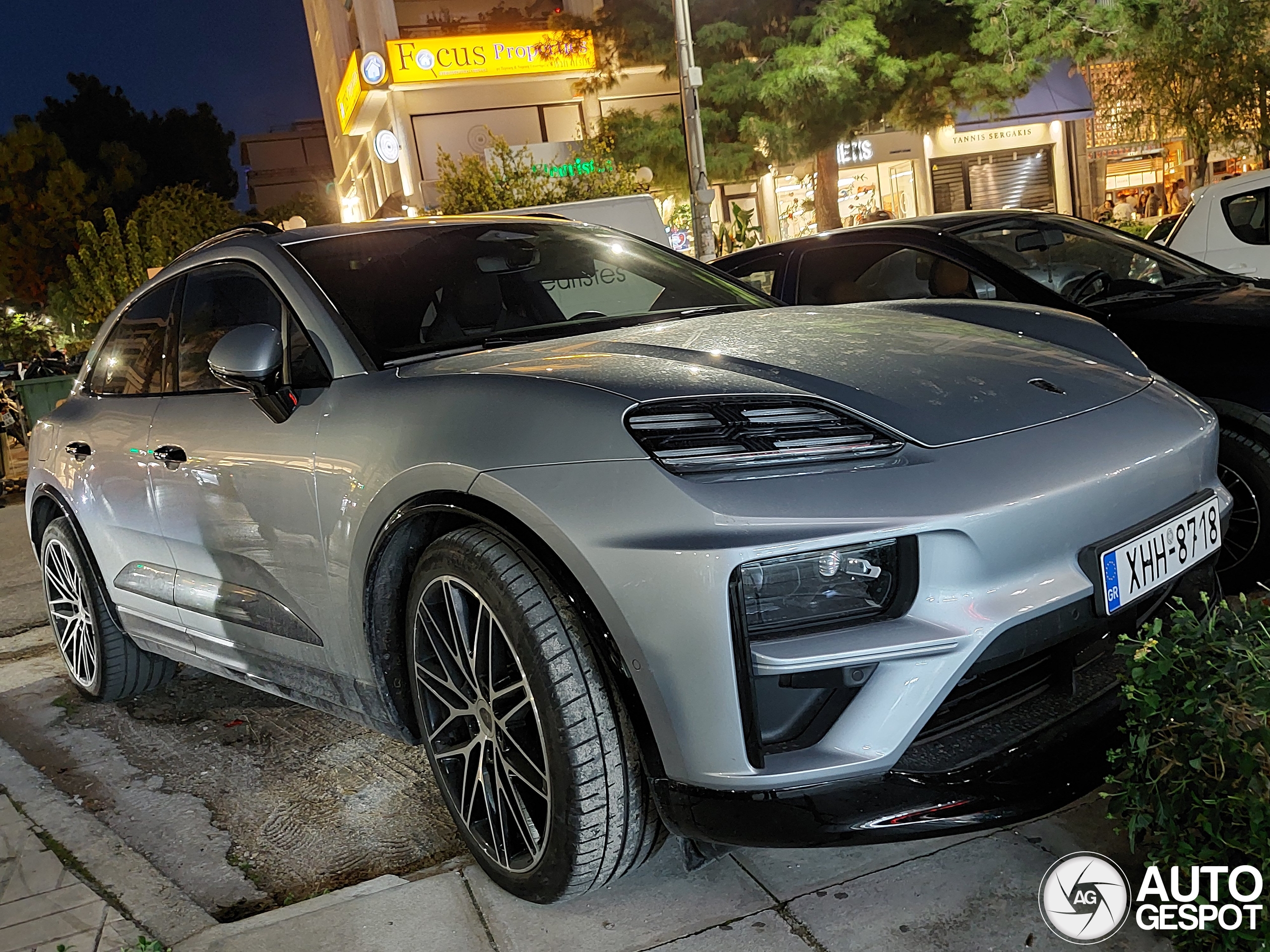 Porsche Macan EV Turbo - 30 November 2025 - Autogespot