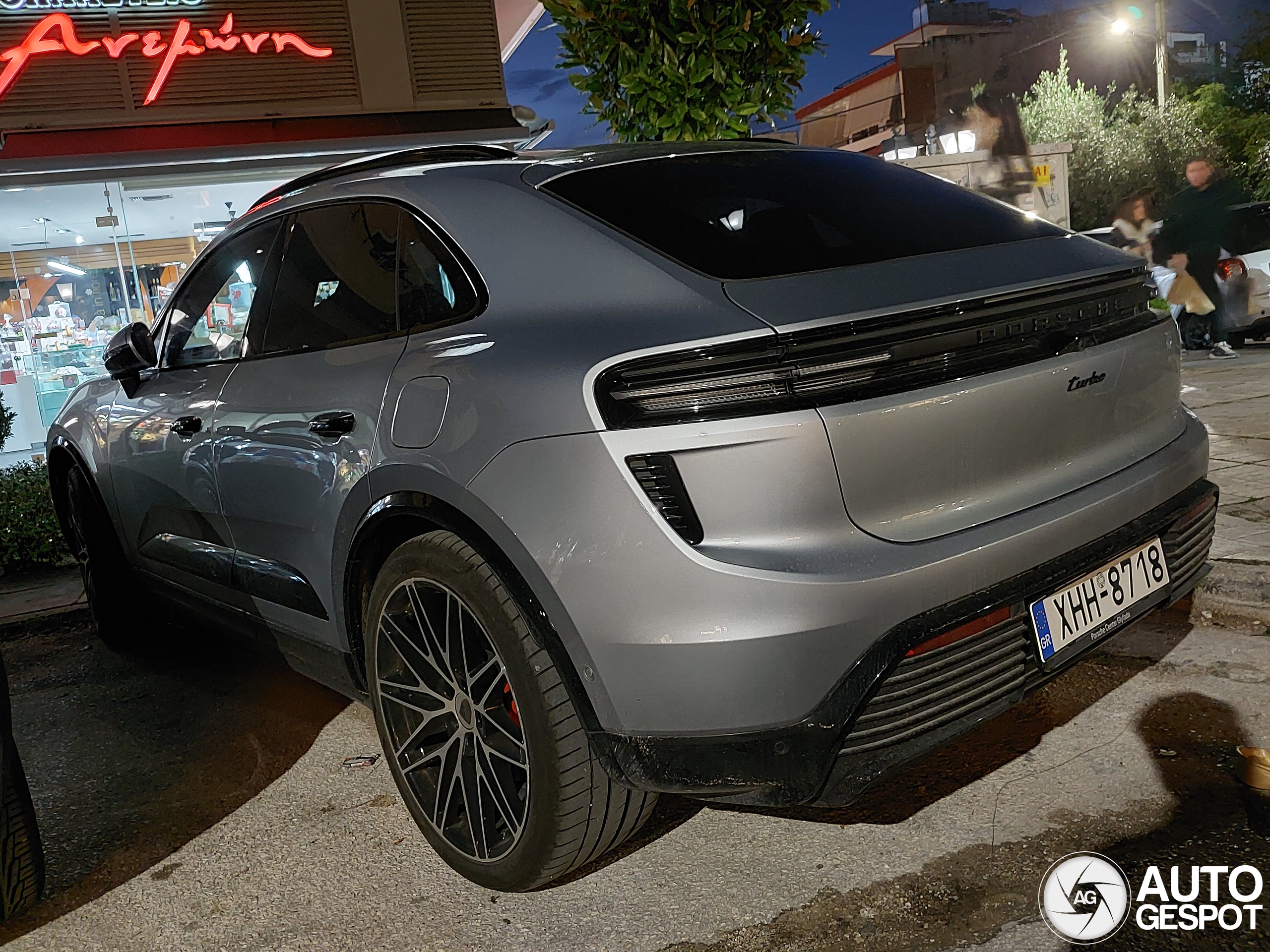 Porsche Macan EV Turbo - 30 November 2025 - Autogespot