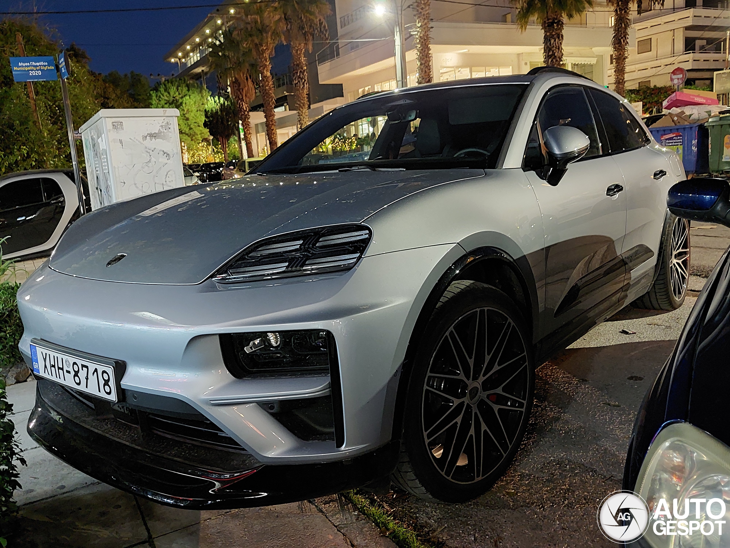Porsche Macan EV Turbo - 30 November 2025 - Autogespot