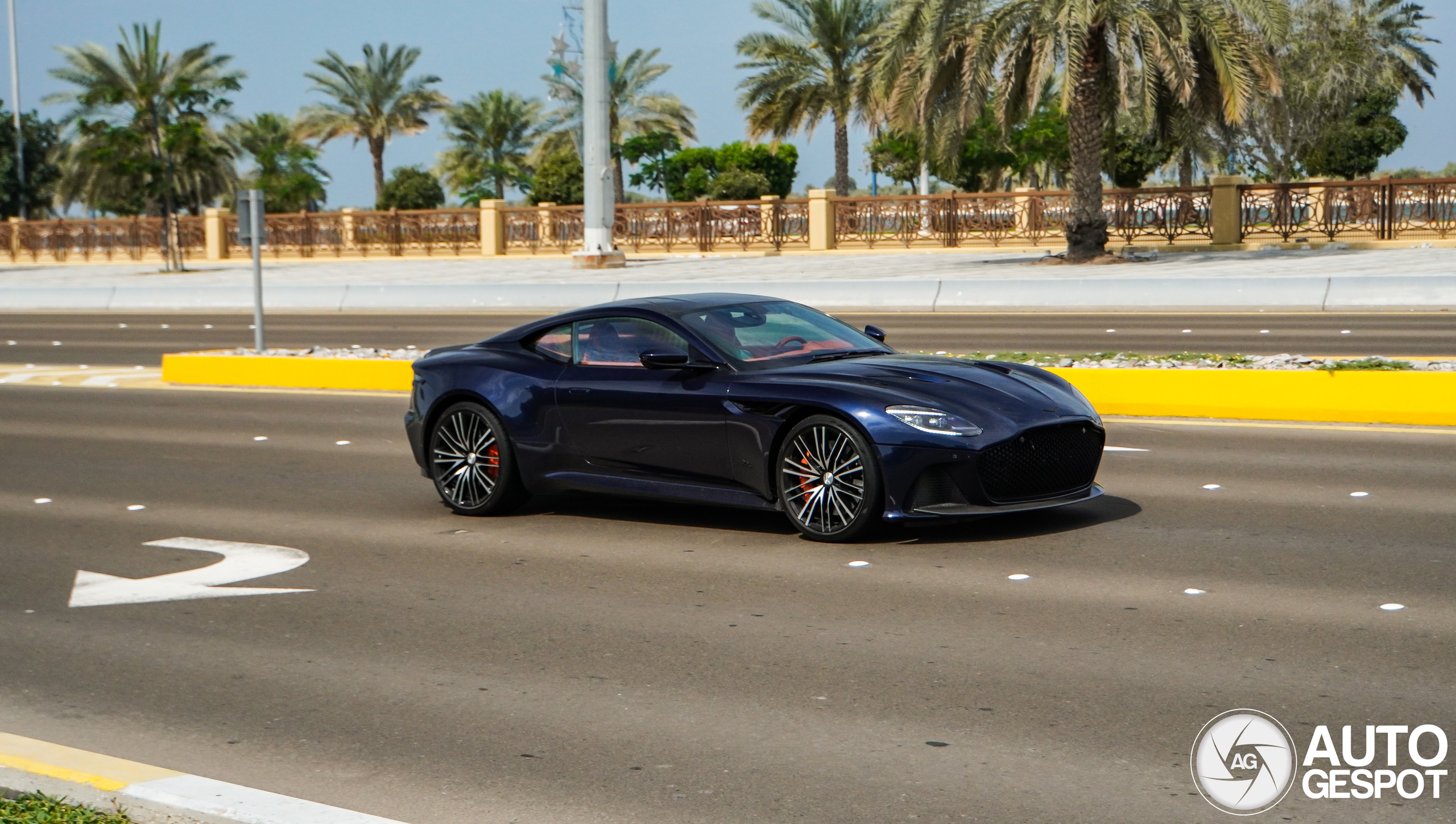 Aston Martin DBS Superleggera - 03 December 2025 - Autogespot