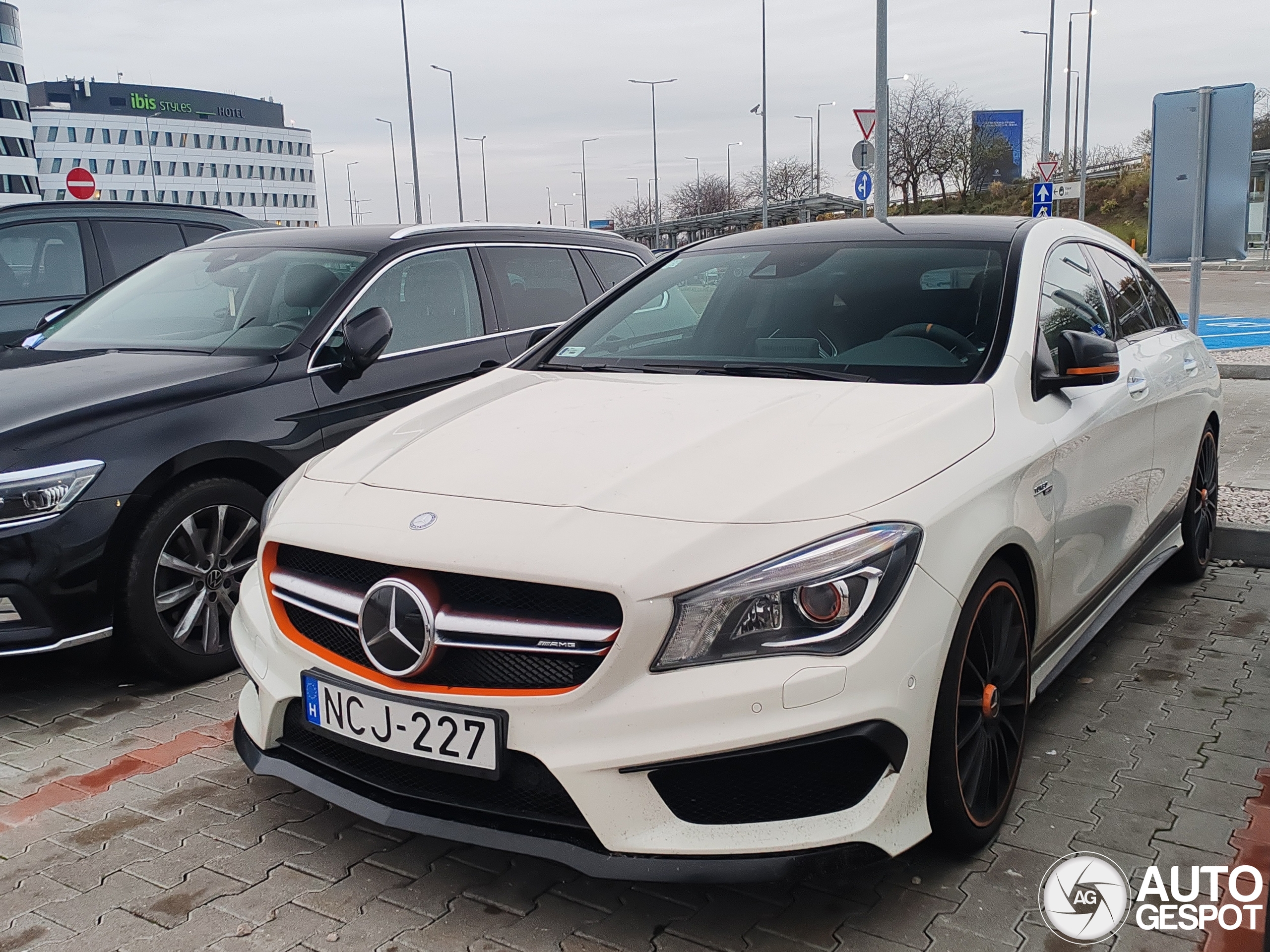 Mercedes-Benz CLA 45 AMG Shooting Brake OrangeArt Edition - 04 December ...