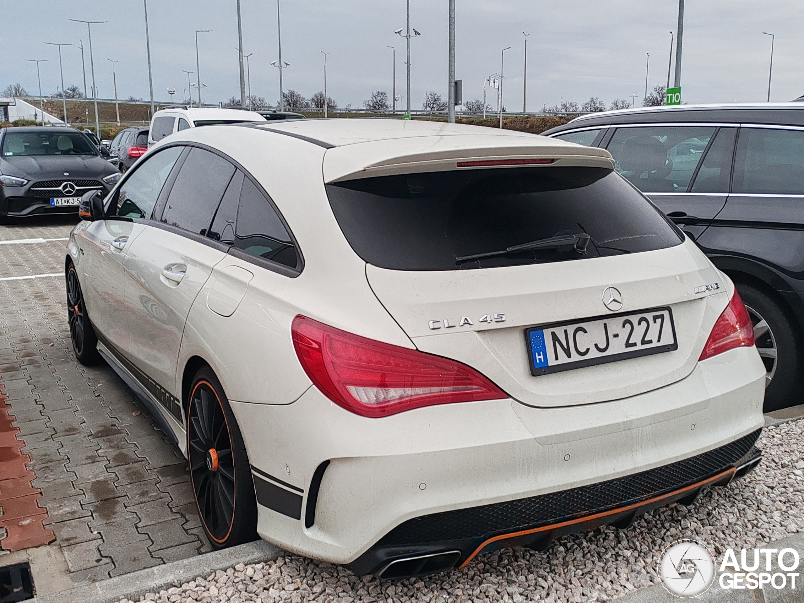 Mercedes-Benz CLA 45 AMG Shooting Brake OrangeArt Edition - 04 December ...