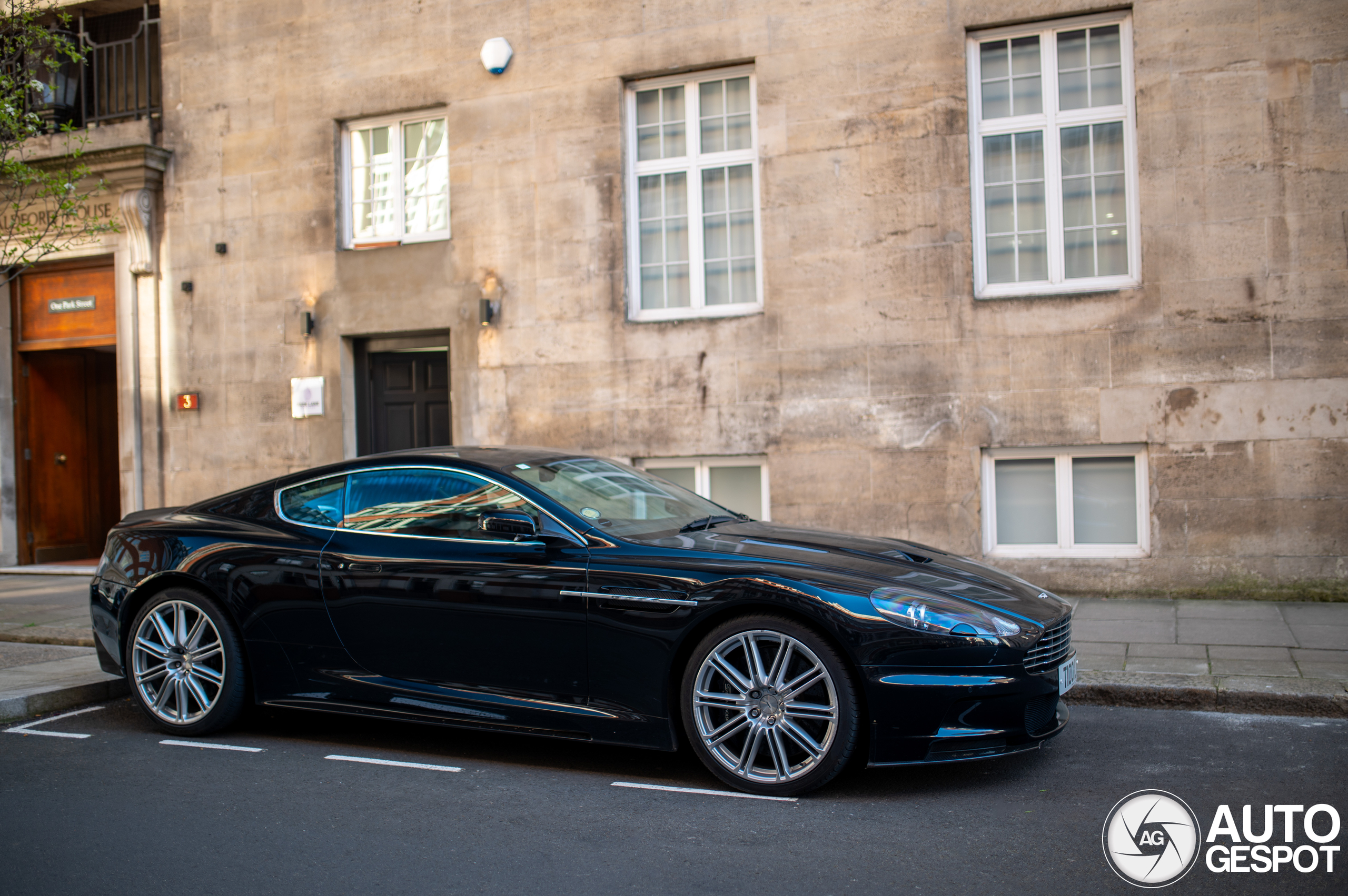 Aston Martin DBS - 05 December 2025 - Autogespot