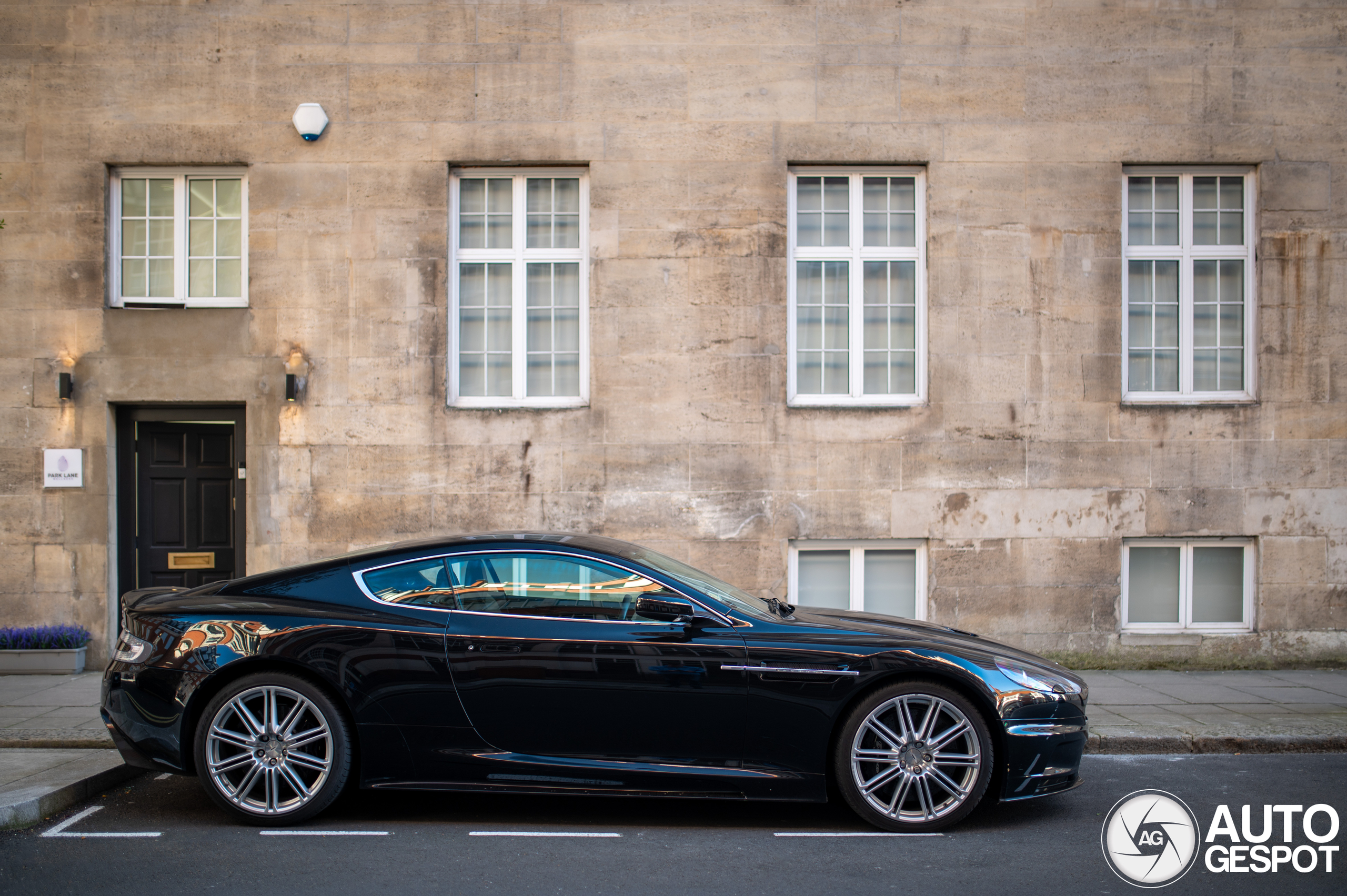 Aston Martin DBS - 05 December 2025 - Autogespot