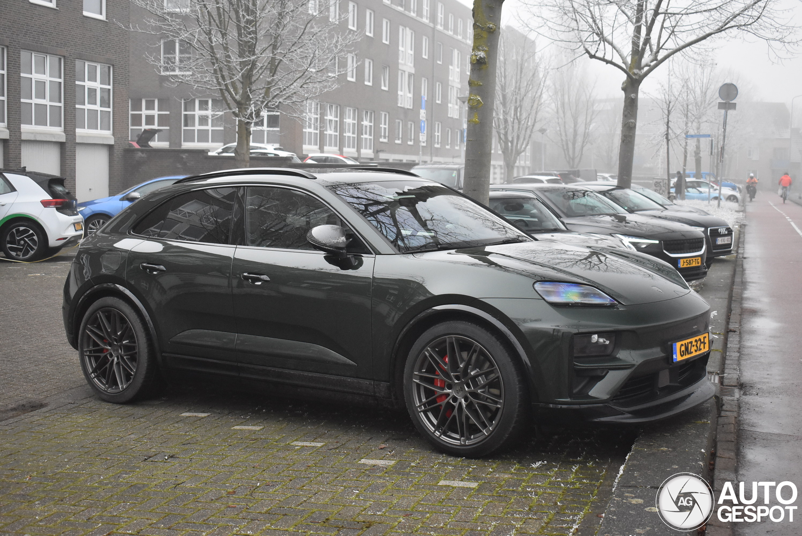 Porsche Macan EV Turbo - 07 December 2025 - Autogespot