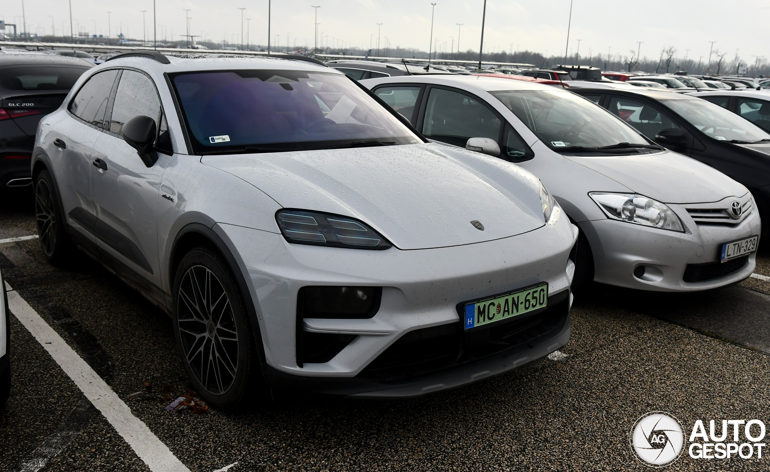 Porsche Macan EV Turbo - 07 December 2025 - Autogespot