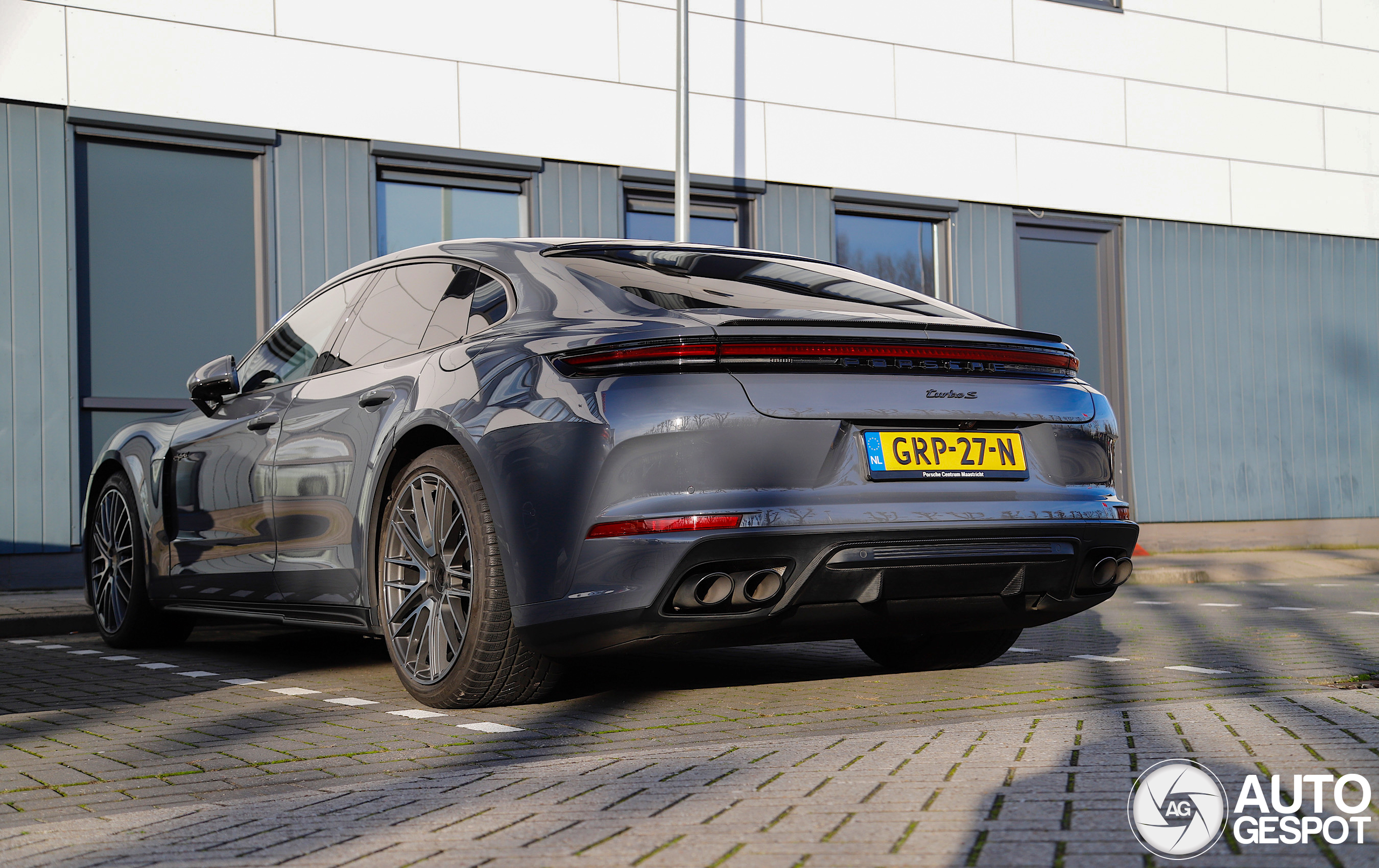 Porsche 972 Panamera Turbo S E-Hybrid - 08 December 2025 - Autogespot