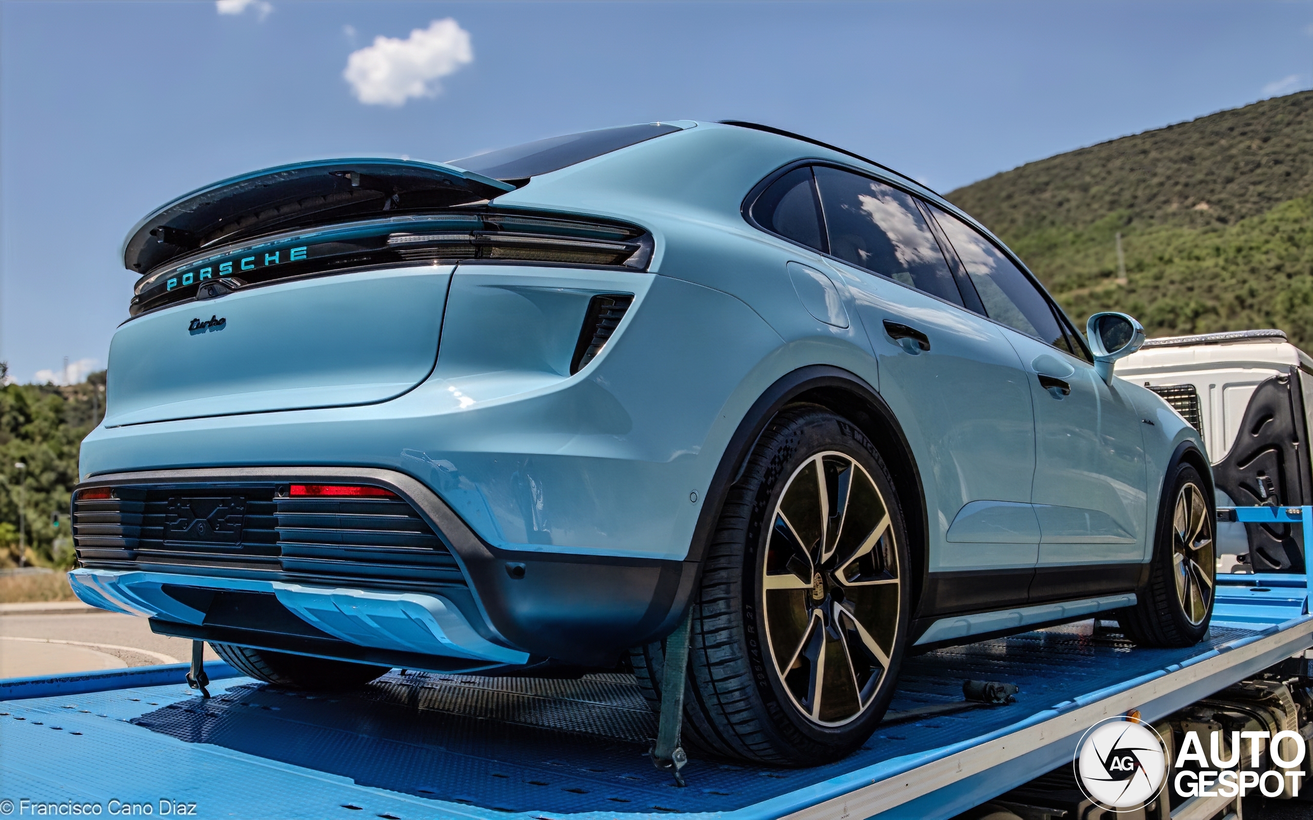 Porsche Macan EV Turbo - 09 December 2025 - Autogespot