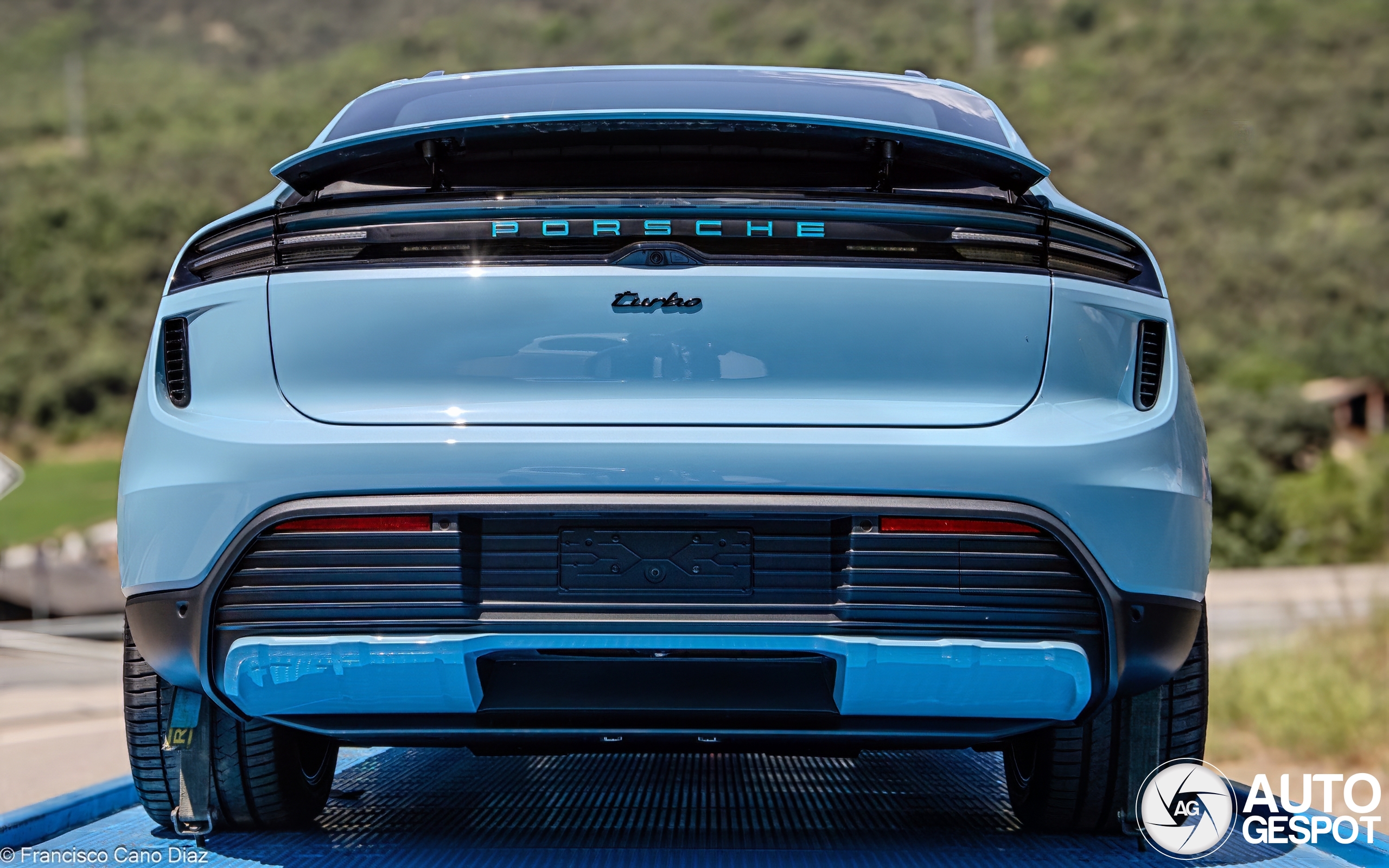 Porsche Macan EV Turbo - 09 December 2025 - Autogespot