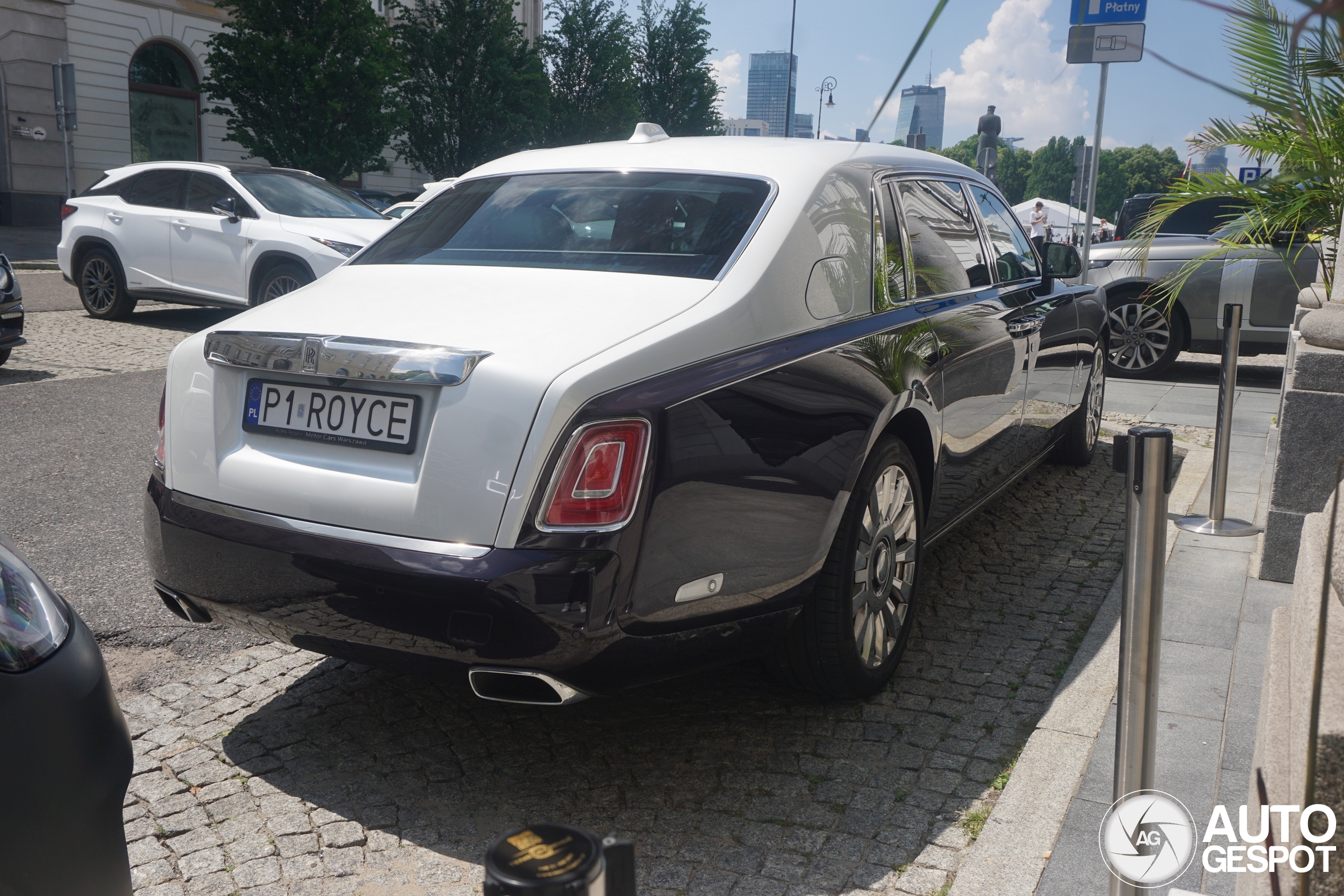 Rolls-Royce Phantom VIII EWB - 11 December 2025 - Autogespot