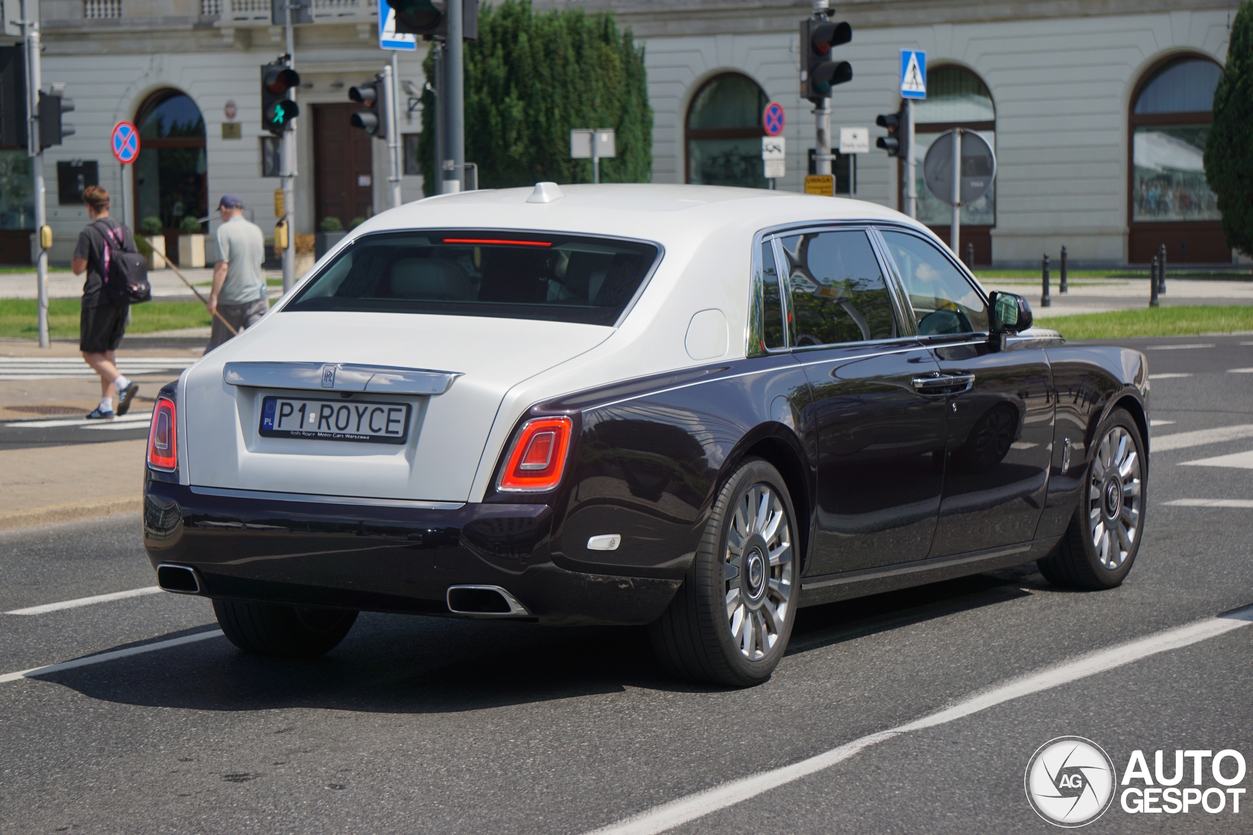 Rolls-Royce Phantom VIII EWB - 11 December 2025 - Autogespot