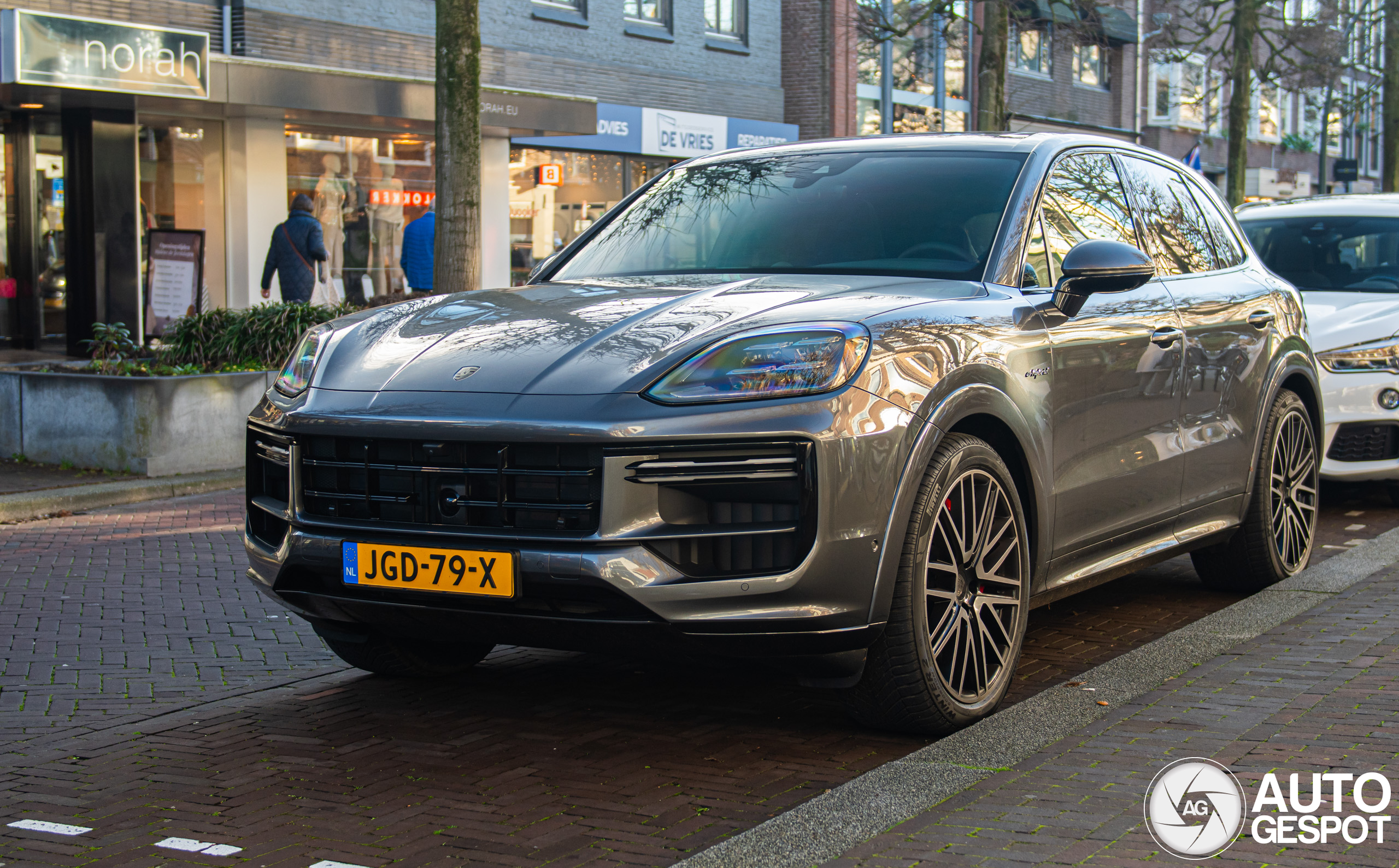 Porsche 9YA Cayenne Turbo E-Hybrid - 13 December 2025 - Autogespot