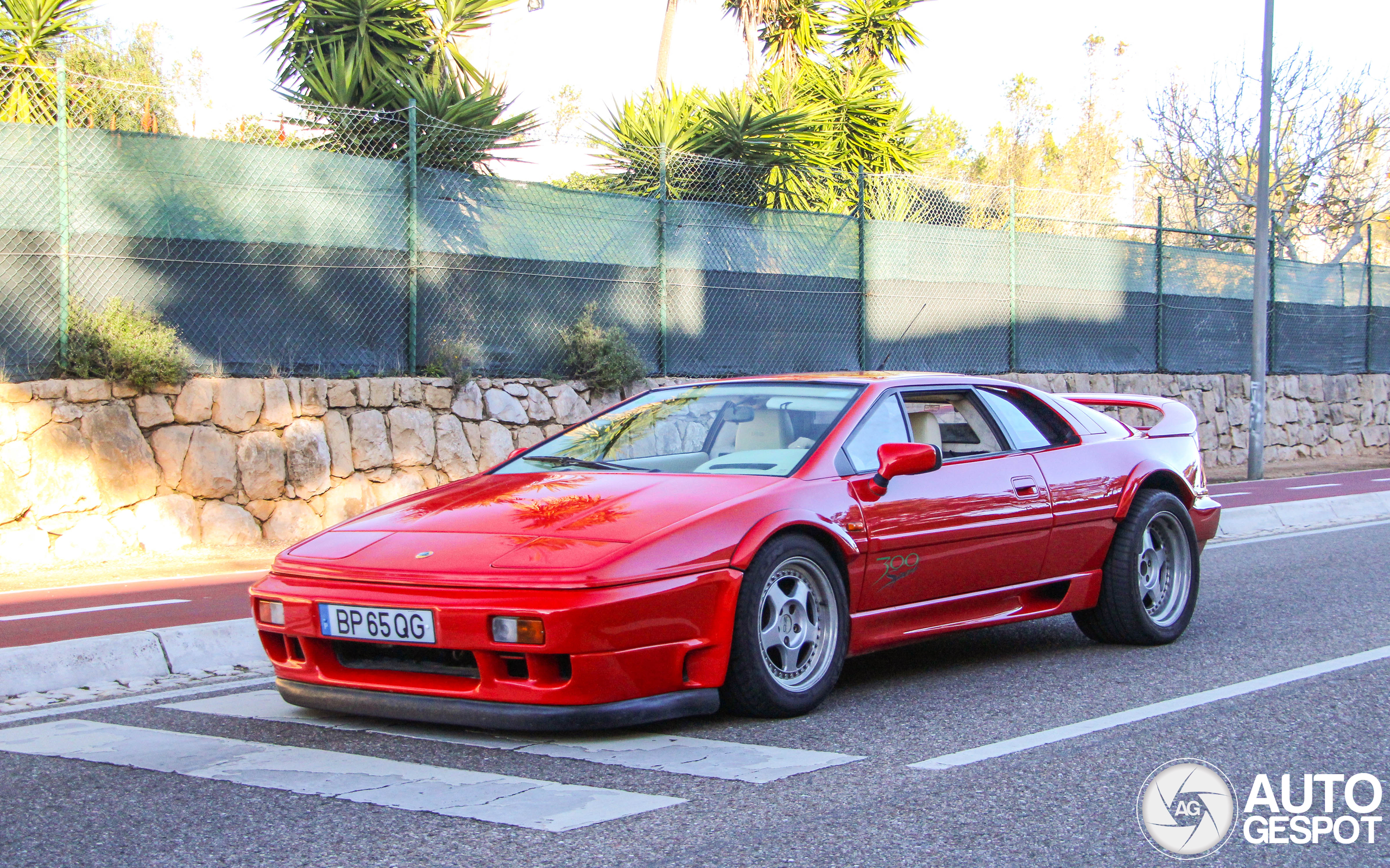 Lotus Esprit 300 Sport - 14 December 2025 - Autogespot