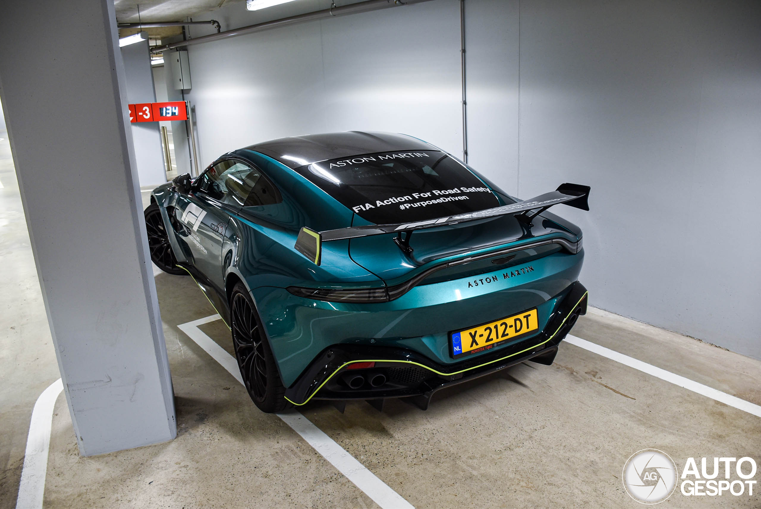 Aston Martin V8 Vantage Formula 1 Edition - 15 December 2025 - Autogespot