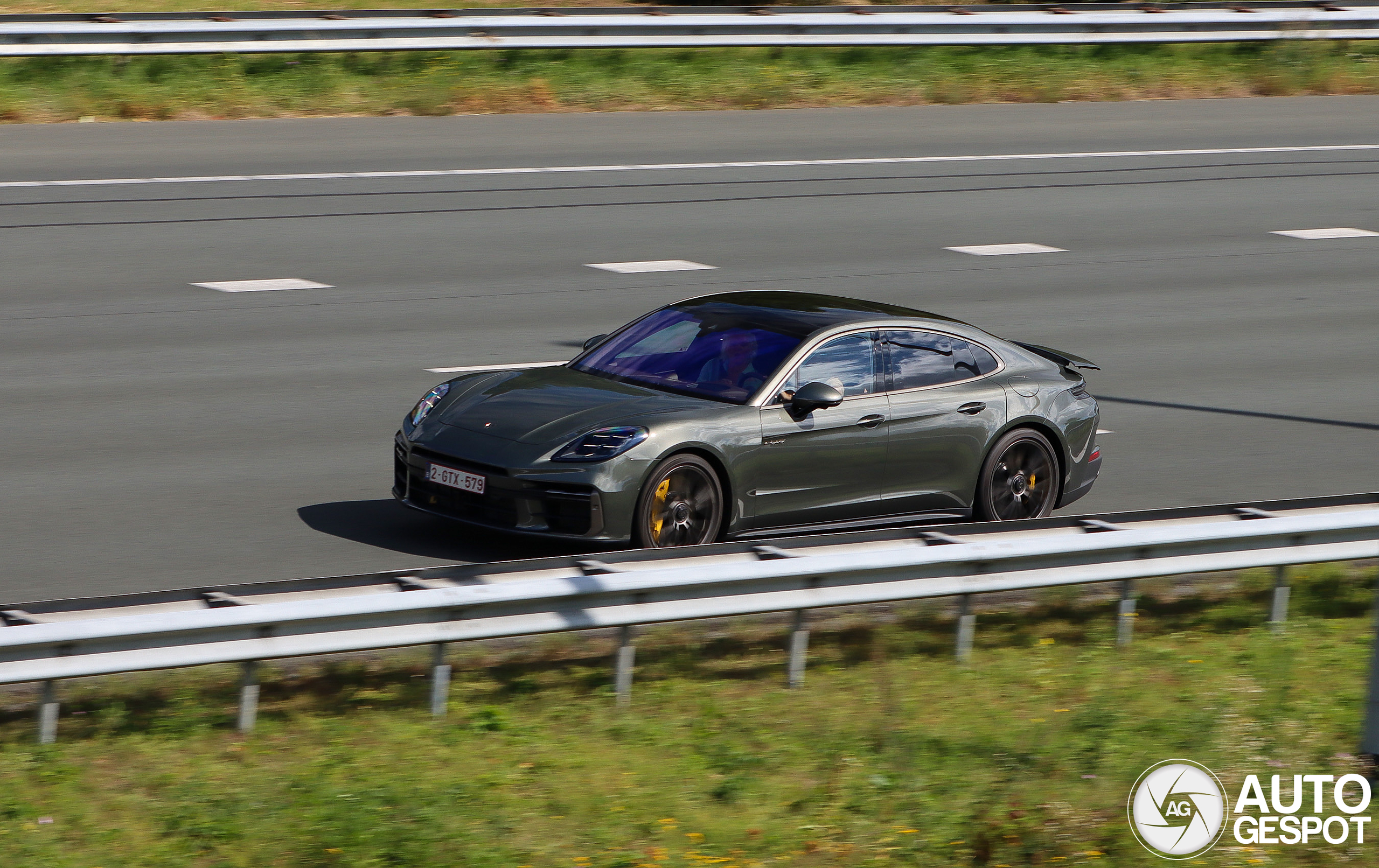 Porsche 972 Panamera Turbo S E-Hybrid - 17 December 2025 - Autogespot