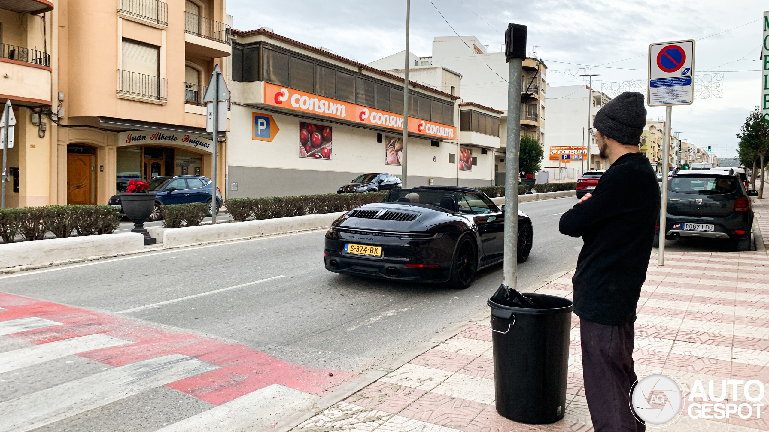 Porsche 992 Carrera 4 GTS Cabriolet MkI - 21 December 2025 - Autogespot