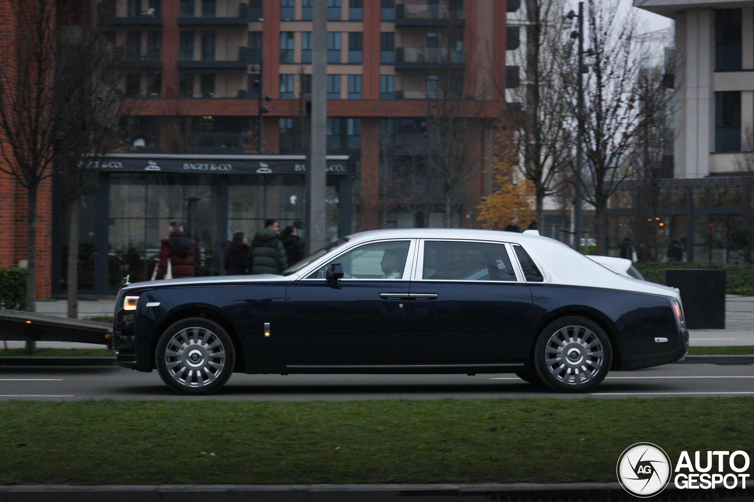 Rolls-Royce Phantom VIII EWB - 21 December 2025 - Autogespot
